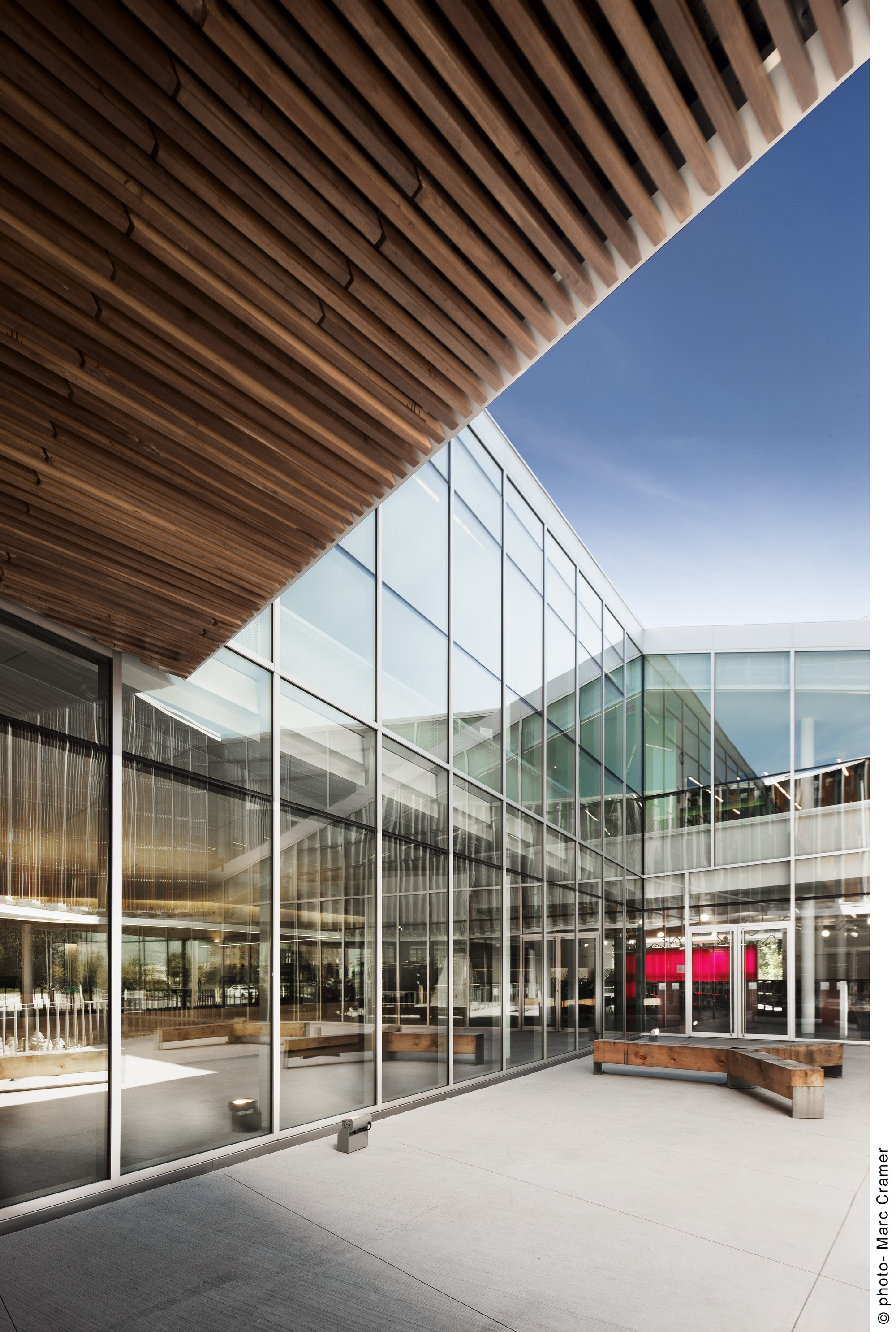 Gallery of Bibliothèque Raymond-Lévesque / Manon Asselin + Jodoin ...