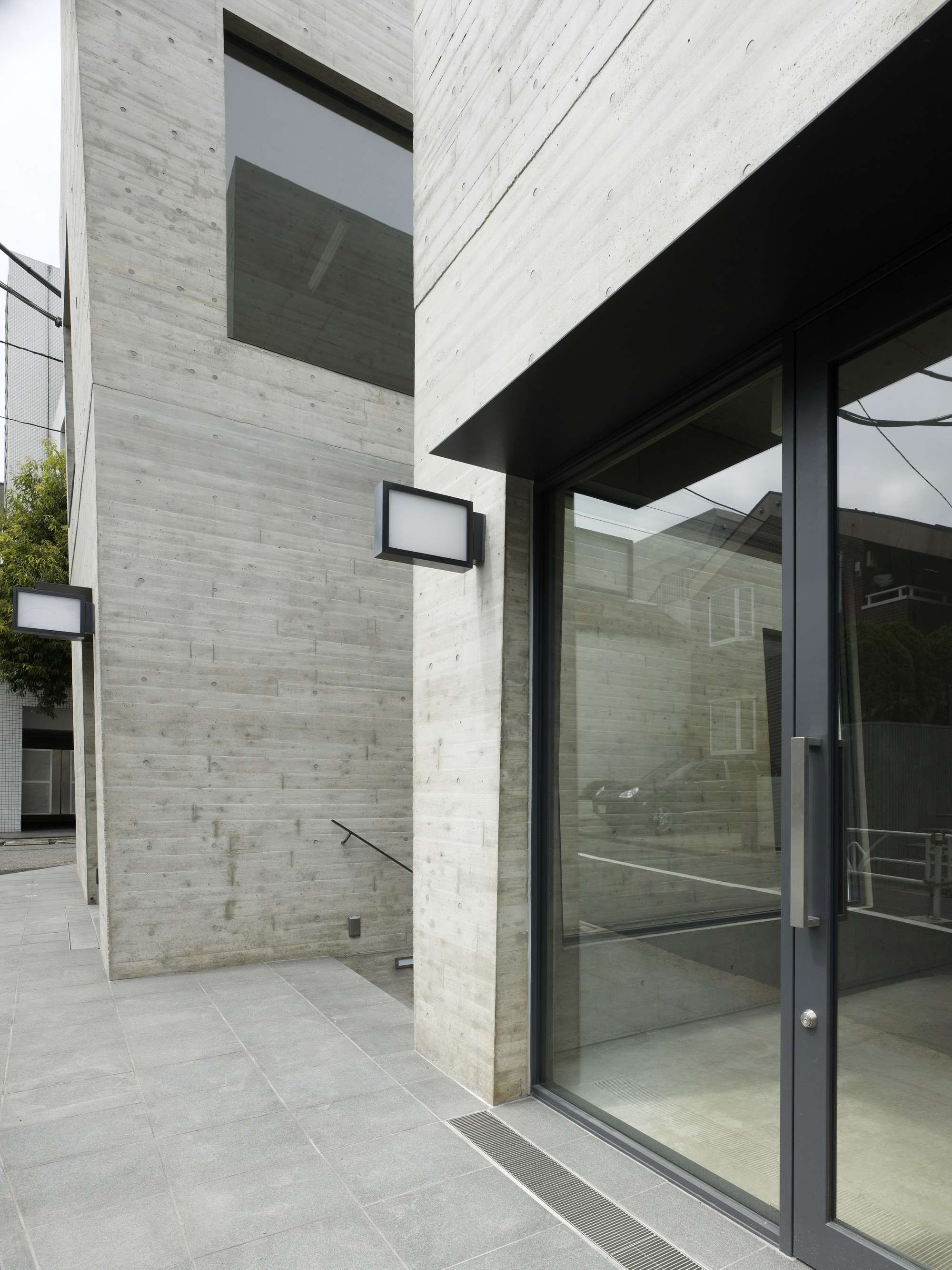 Gallery of T2 retail shop / General Design - 10