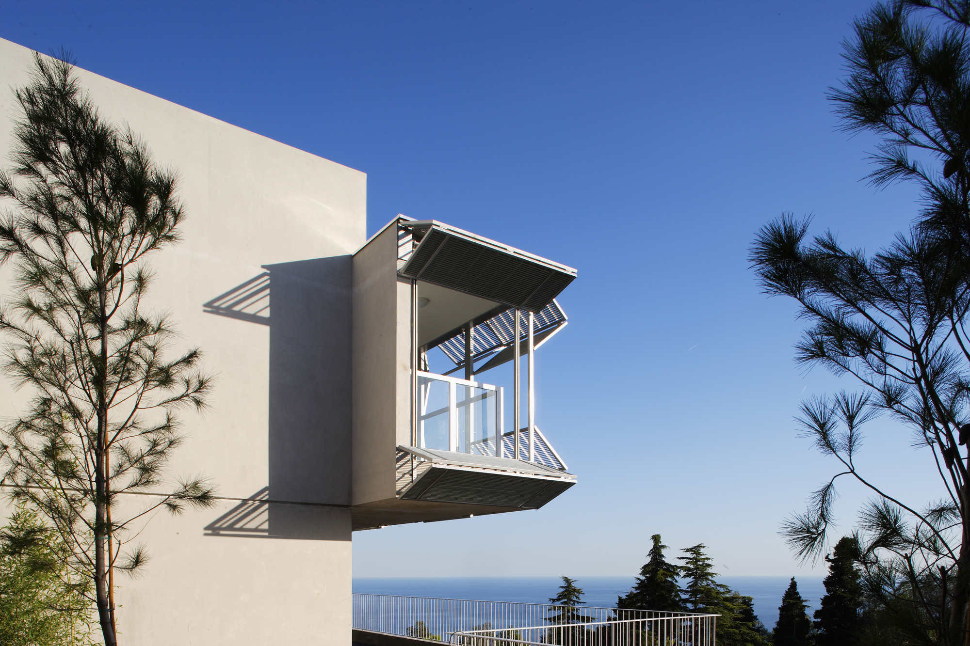Gallery of Strip Of Six Appartments In Eze / CAB Architects - 6