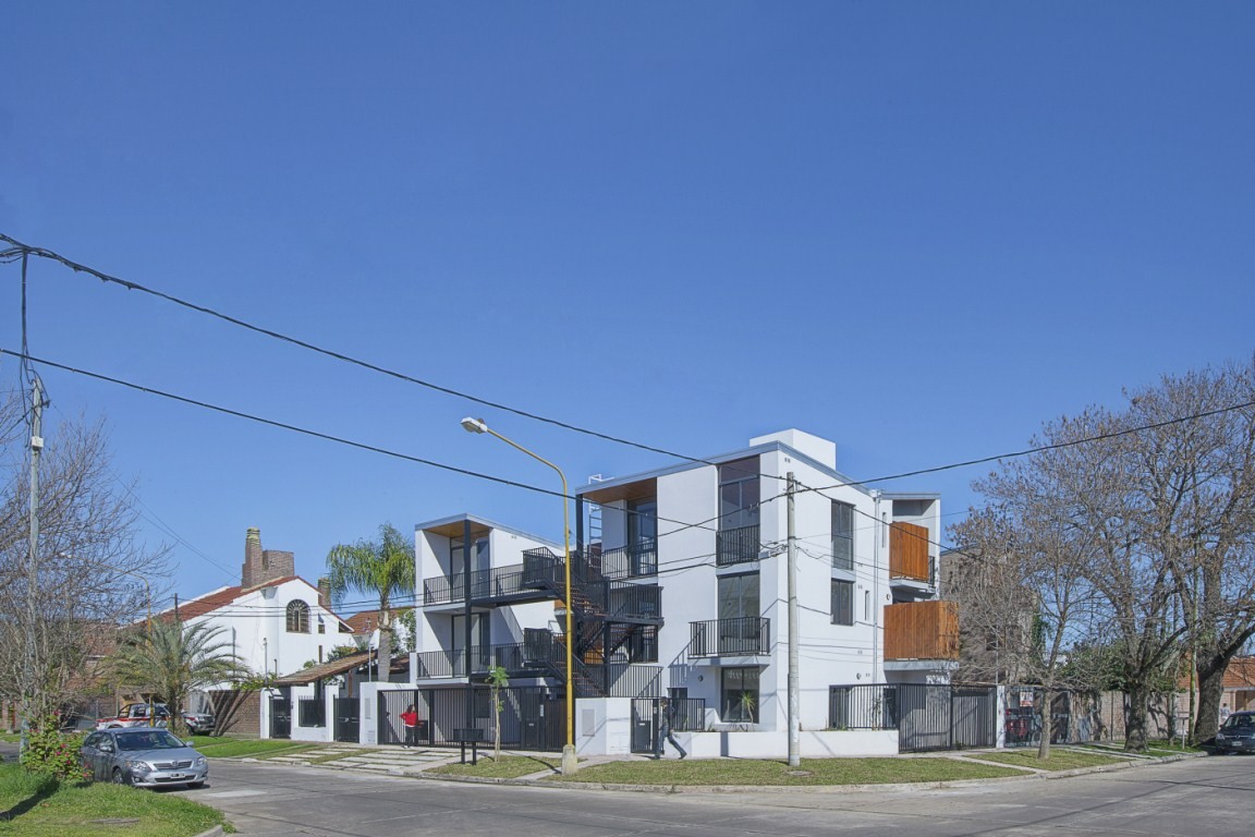 Gallery of Eladio 13 / Biagioni - Pecorari Arquitectos - 2