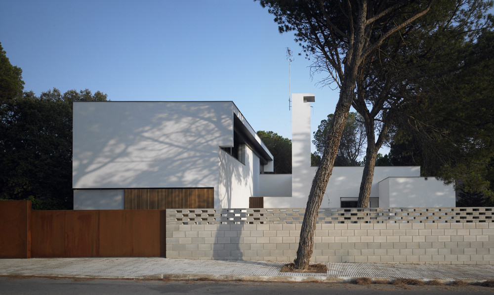 Gallery of T+G House / Josep Llobet - 1