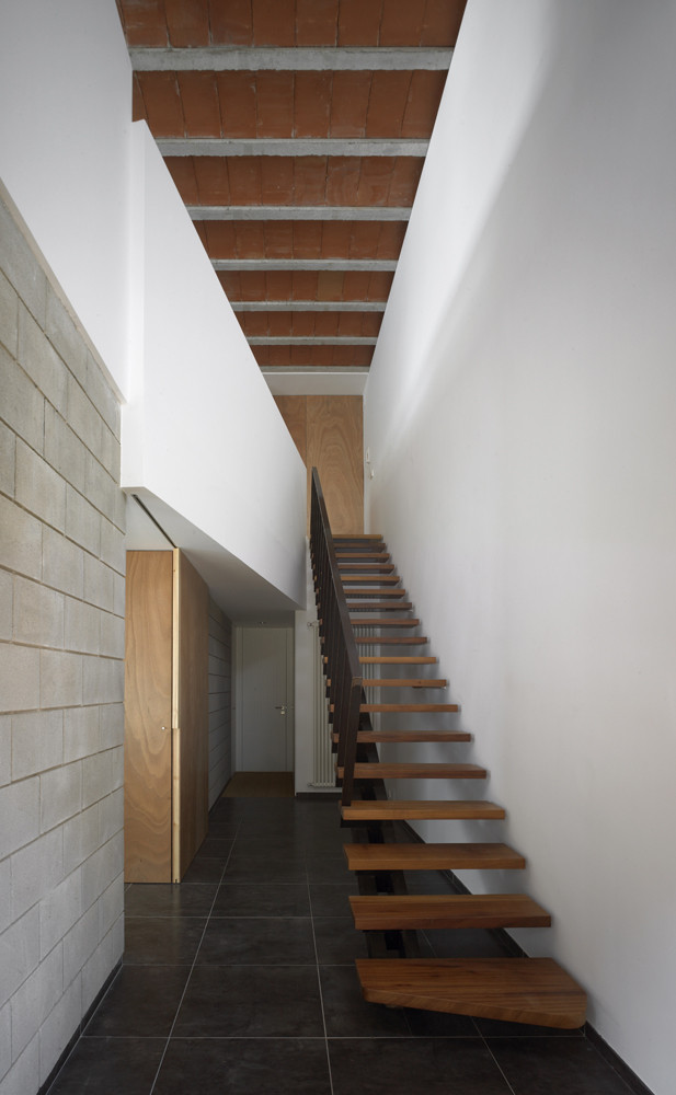 Gallery of T+G House / Josep Llobet - 5