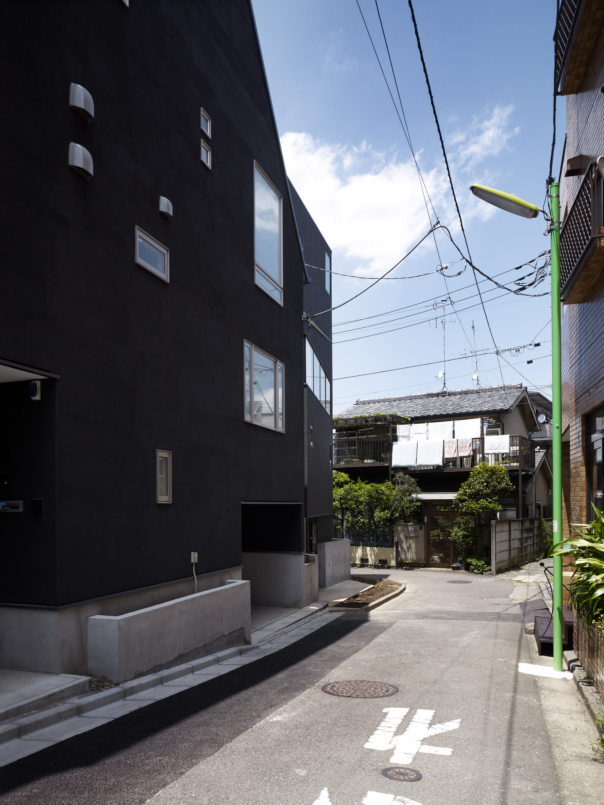 Gallery of Tokyo Balconies / KINO Architects - 12