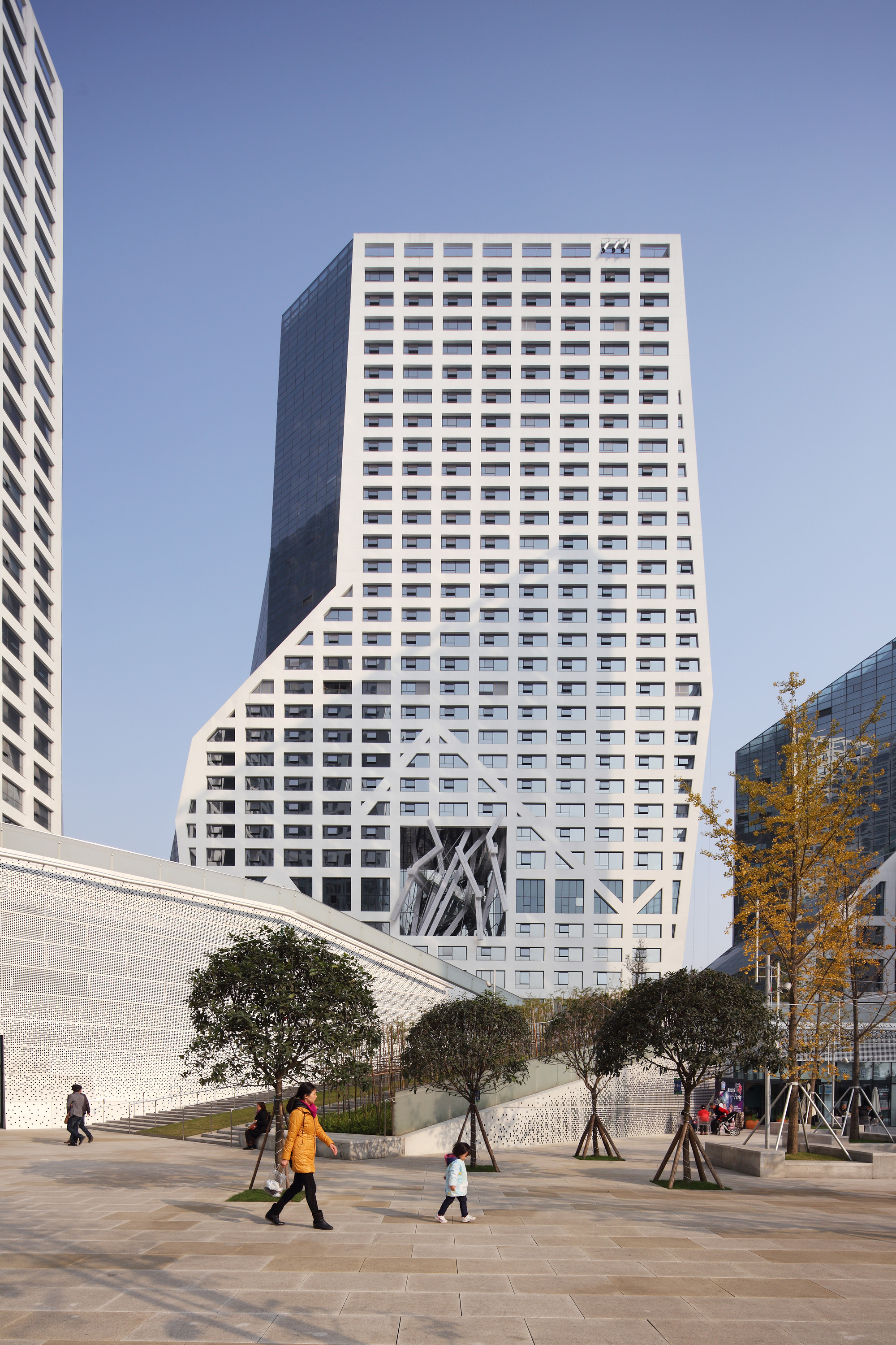 Galeria de Steven Holl Architects entrega Micro-Cidade em forma de sol ...