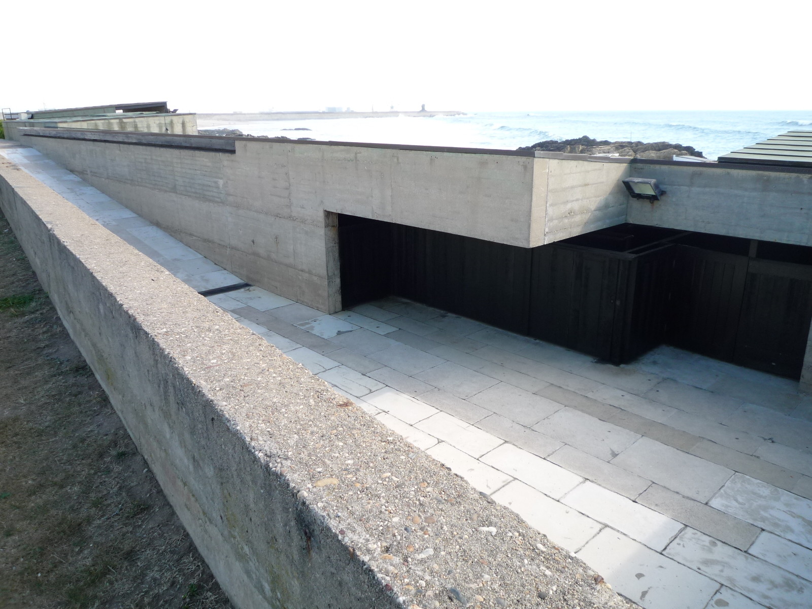 Galeria de Clássicos da Arquitetura: Leça Swimming Pools / Alvaro Siza - 15