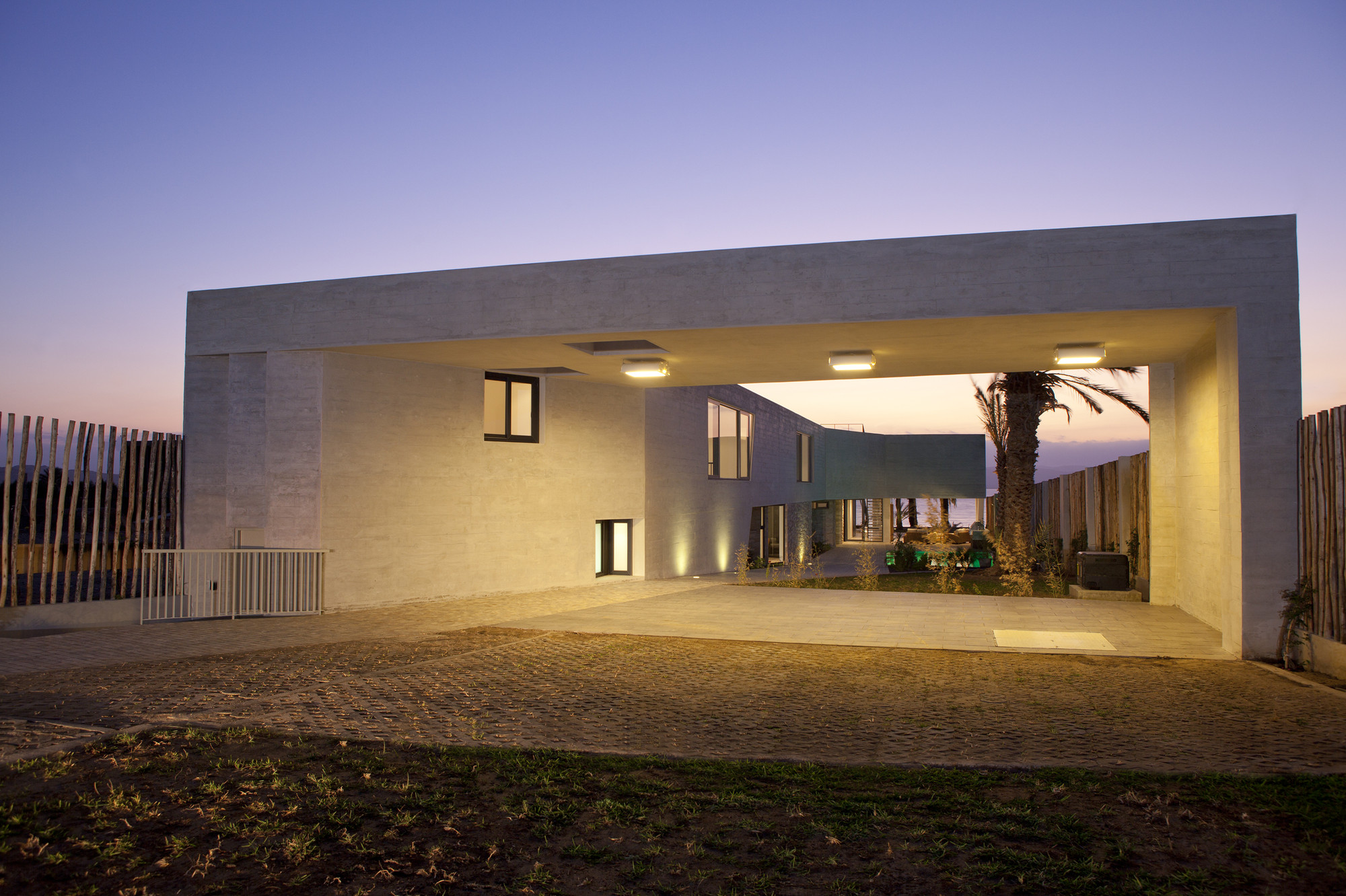 Gallery of Paracas House / RRMR Arquitectos - 8
