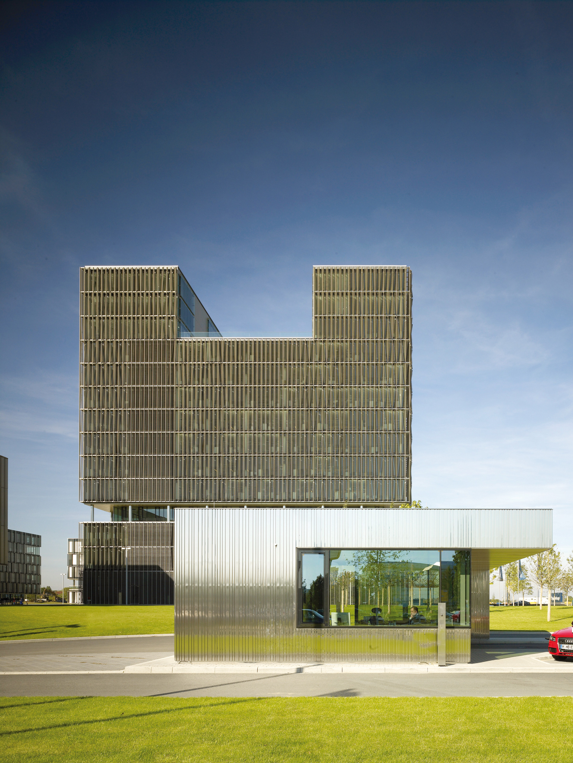 Galería de Q1, ThyssenKrupp Quarter Essen / JSWD Architekten + Chaix ...