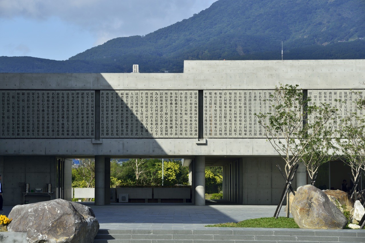Gallery of Water-Moon Monastery / KRIS YAO | ARTECH - 7