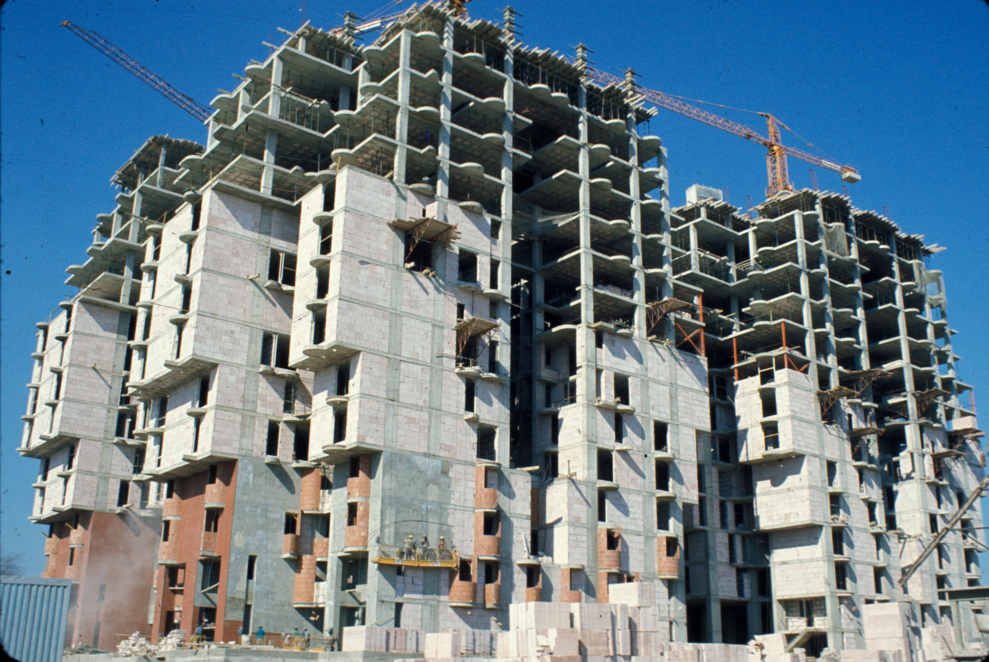 画廊 AD Classisc: 西班牙，圣加斯特德斯维尔，Walden 7 / Ricardo Bofill - 24