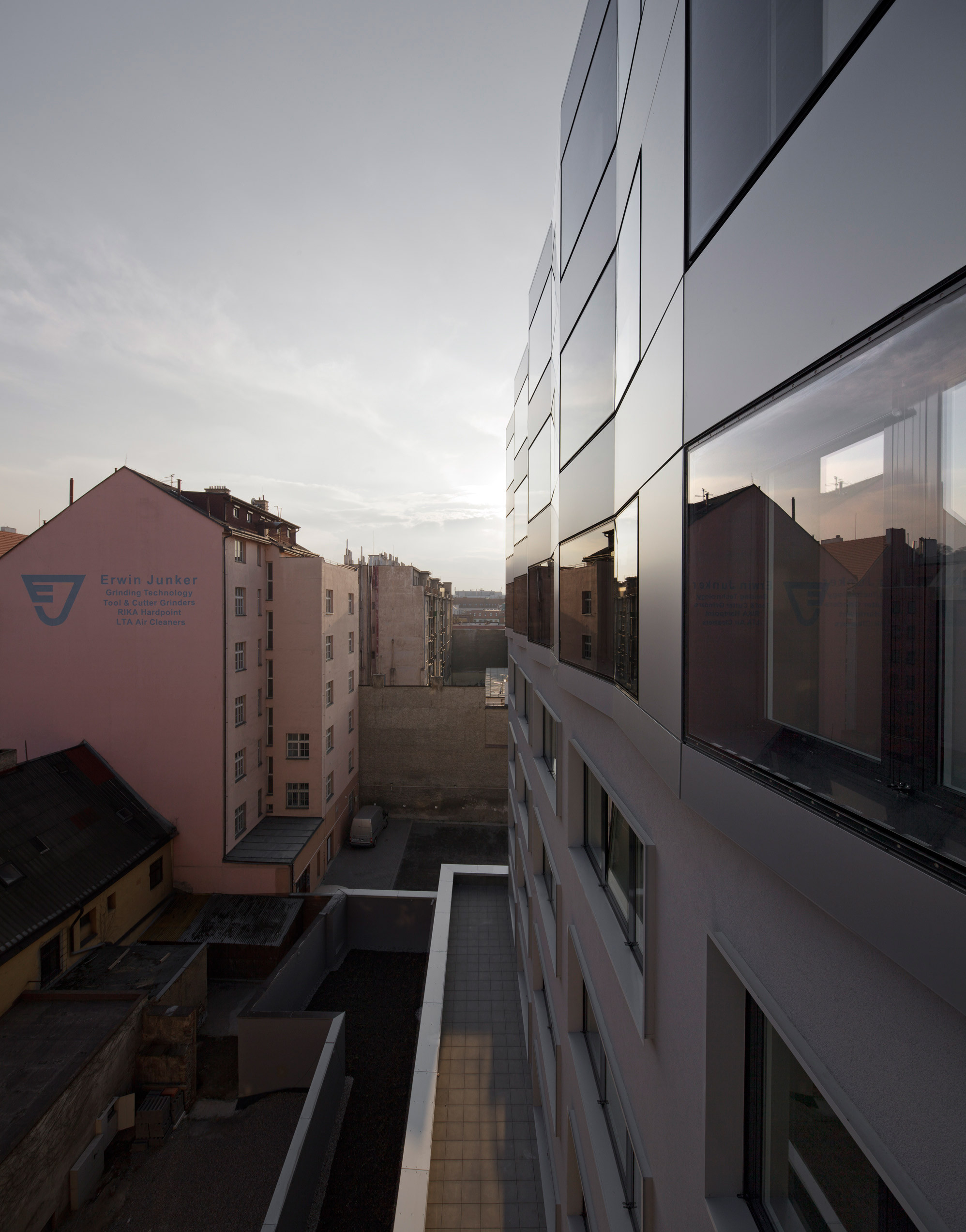 Gallery of Keystone Office Building / EM2N - 13