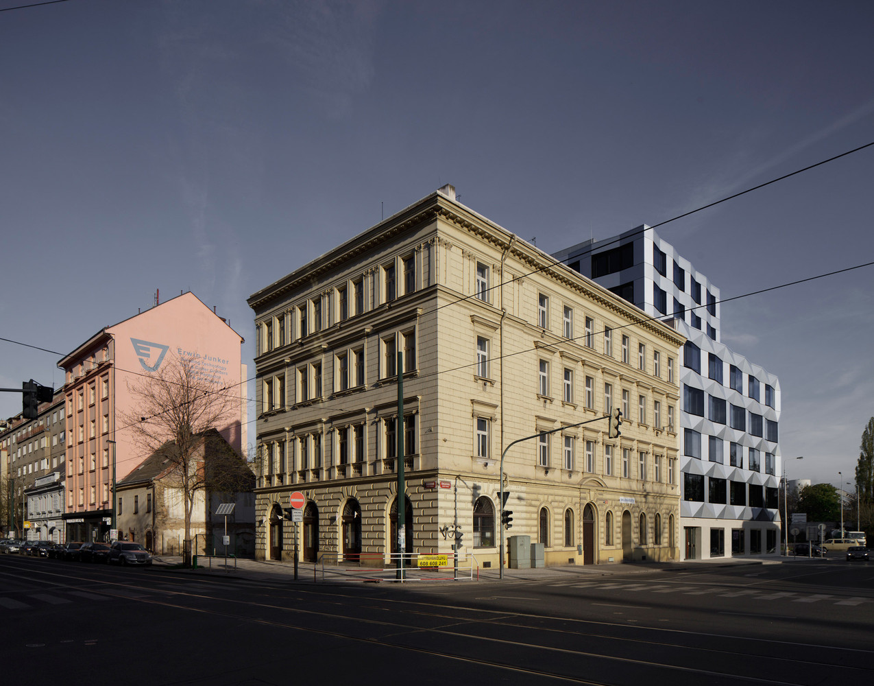 Gallery of Keystone Office Building / EM2N - 20