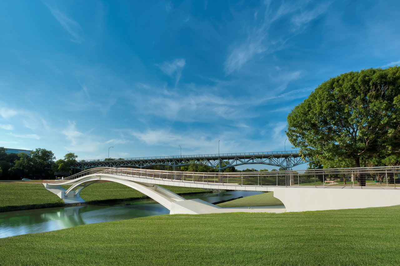 Gallery of Phyllis J. Tilley Memorial Bridge / Rosales + Partners ...