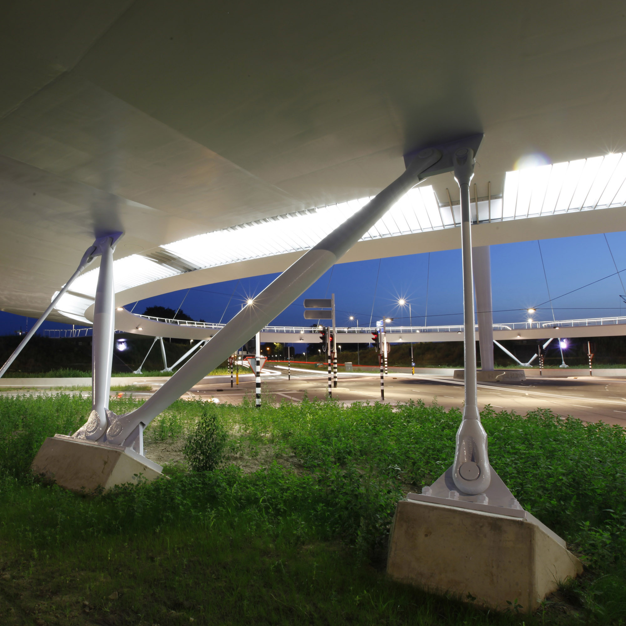 Gallery of Hovenring, Circular Cycle Bridge / ipv Delft - 10