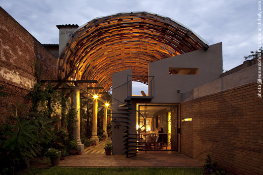 Galería de Casa Gertopan / Javier Corvalán + Laboratorio de ...