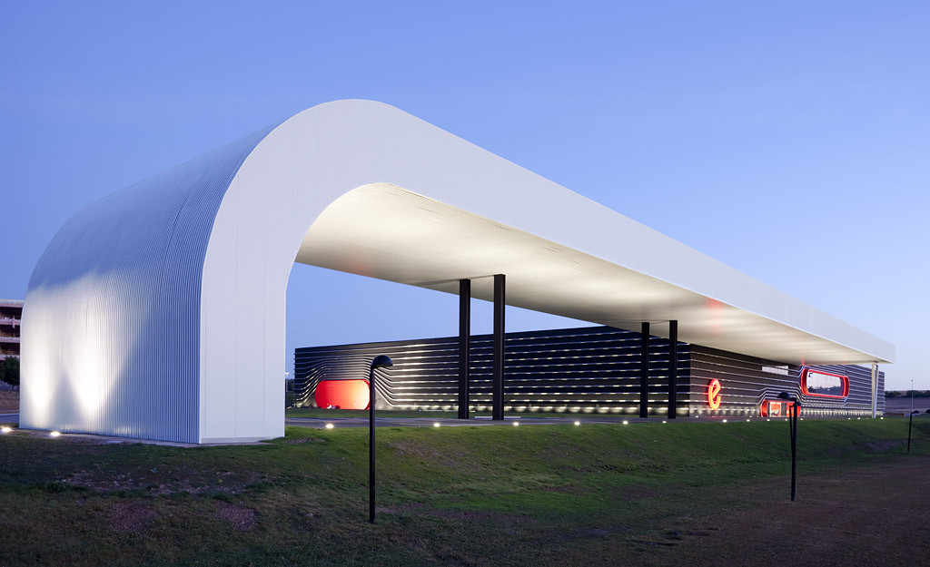 Centro de Diseño y Fabricación de coches de carreras EPSILON EUSKADI ...