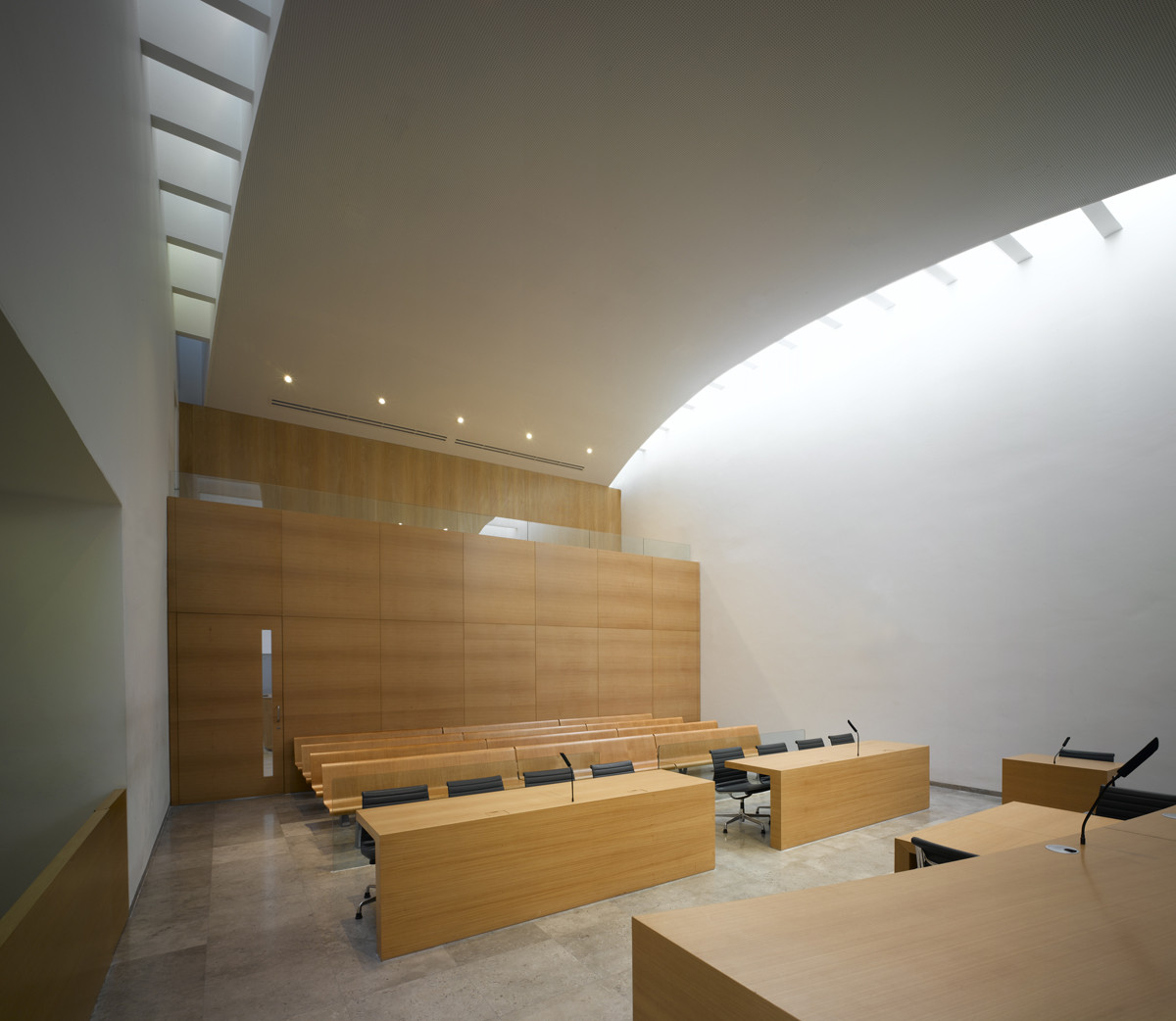 Galería de Tribunales Haifa / Chyutin Architects - 24