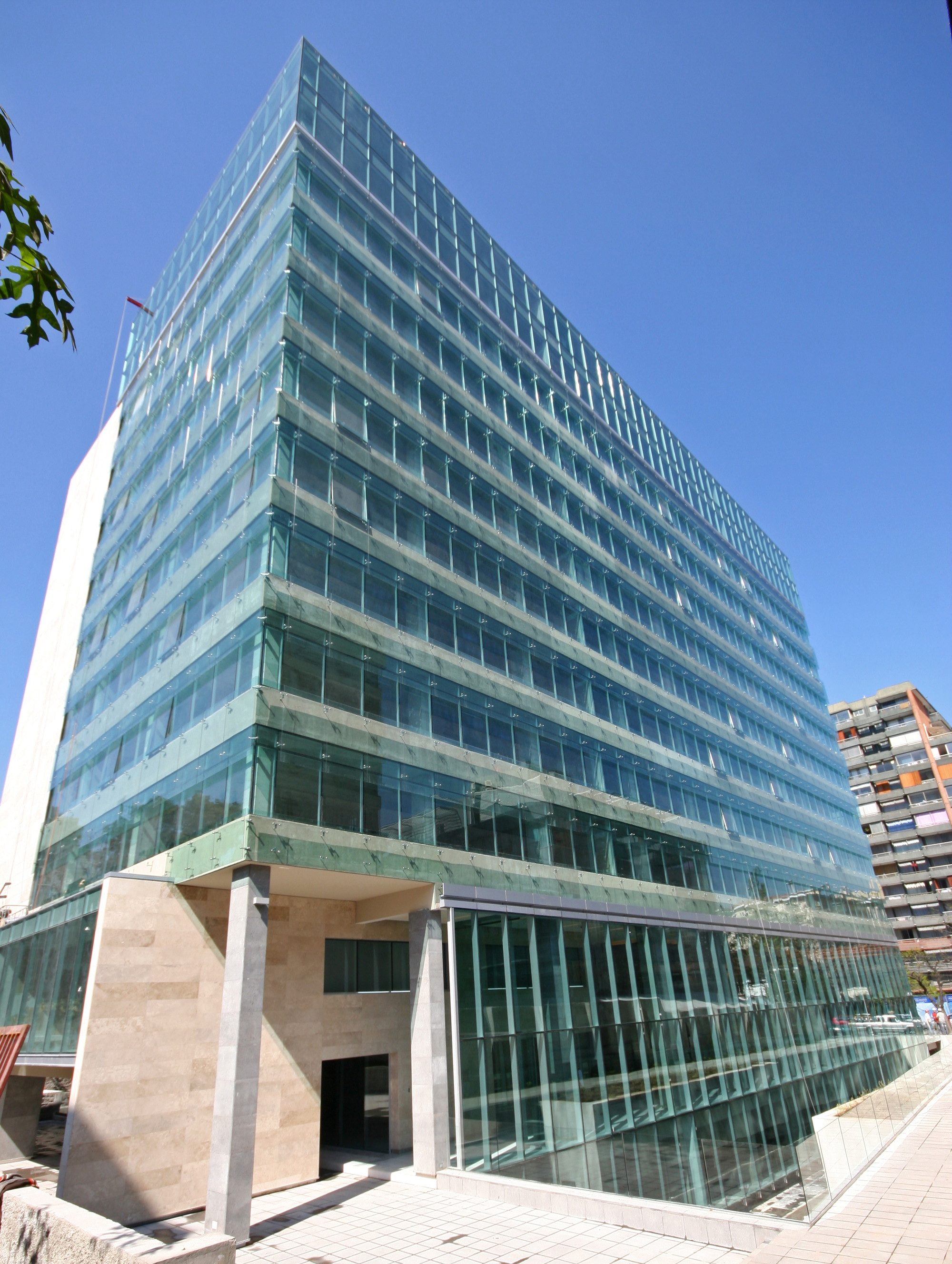 Galería de Edificio Holanda 100 / Estudio Larraín - 1