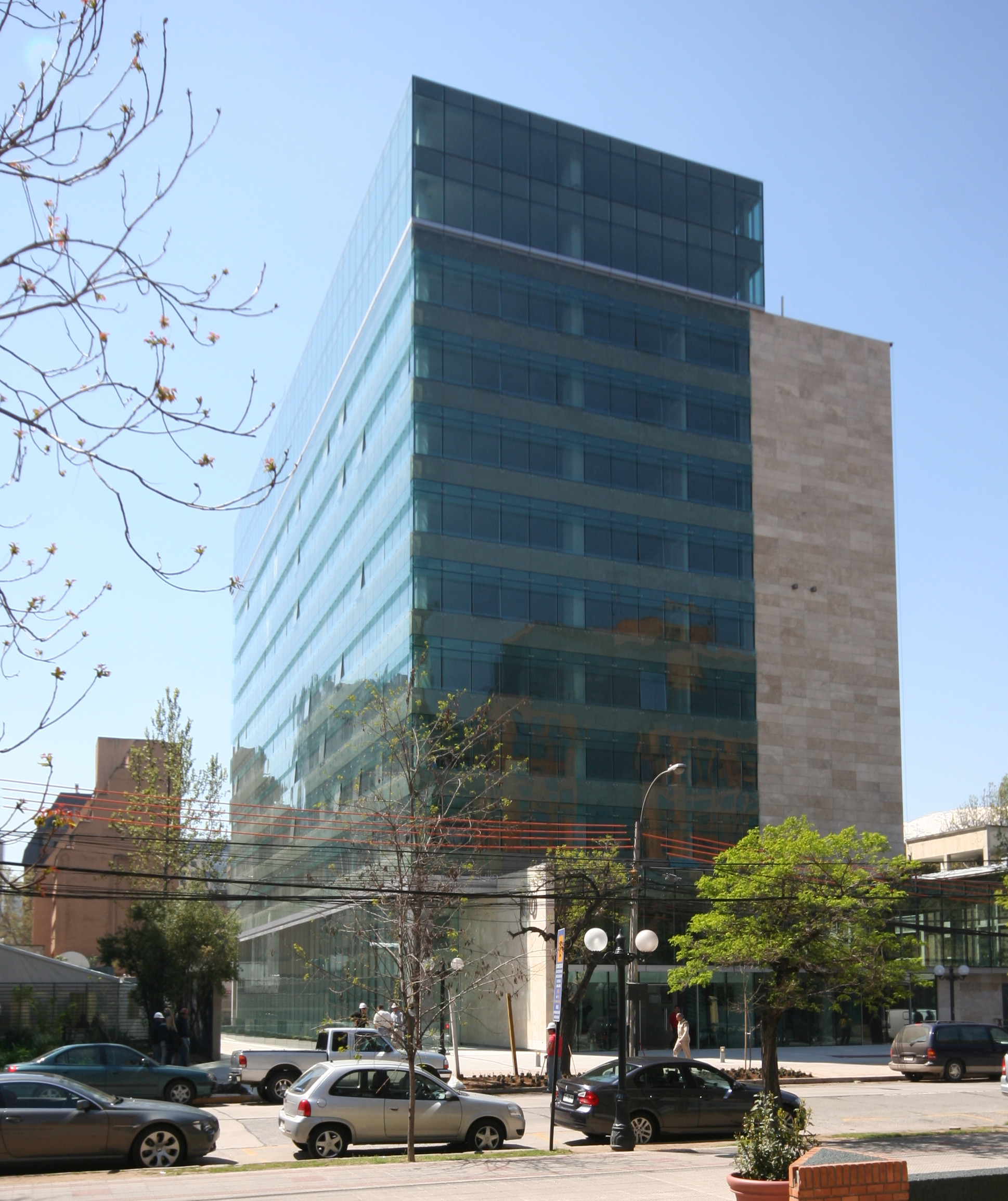 Galería de Edificio Holanda 100 / Estudio Larraín - 1