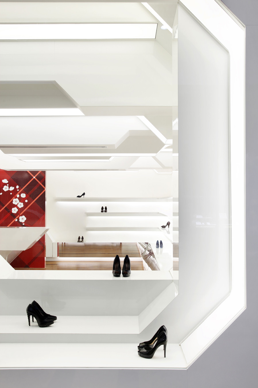 Galería de Tienda Queen Shoes / Studio Guilherme Torres - 7