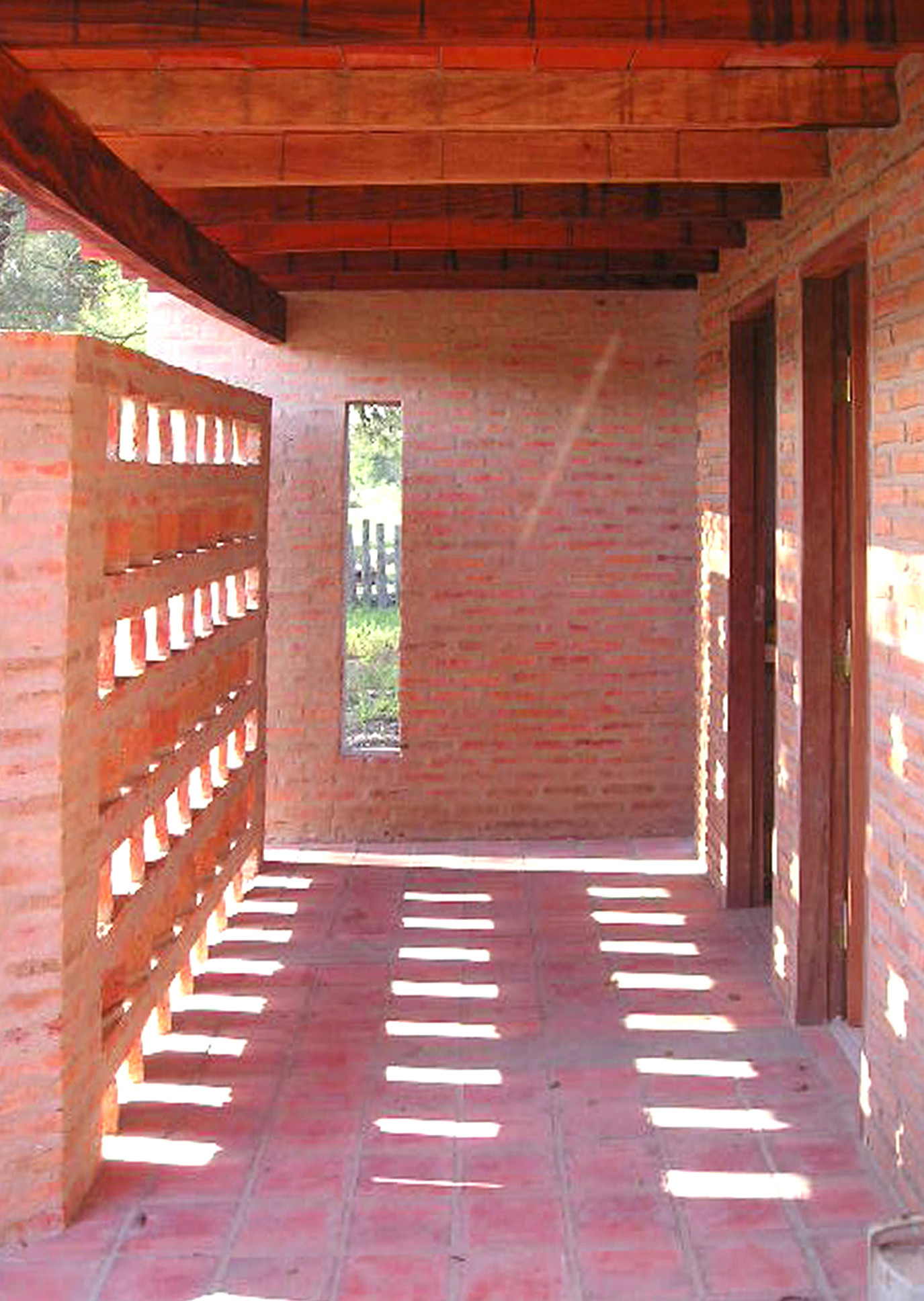 Galería de Puesto de Salud / Estudio ELGUE - 25