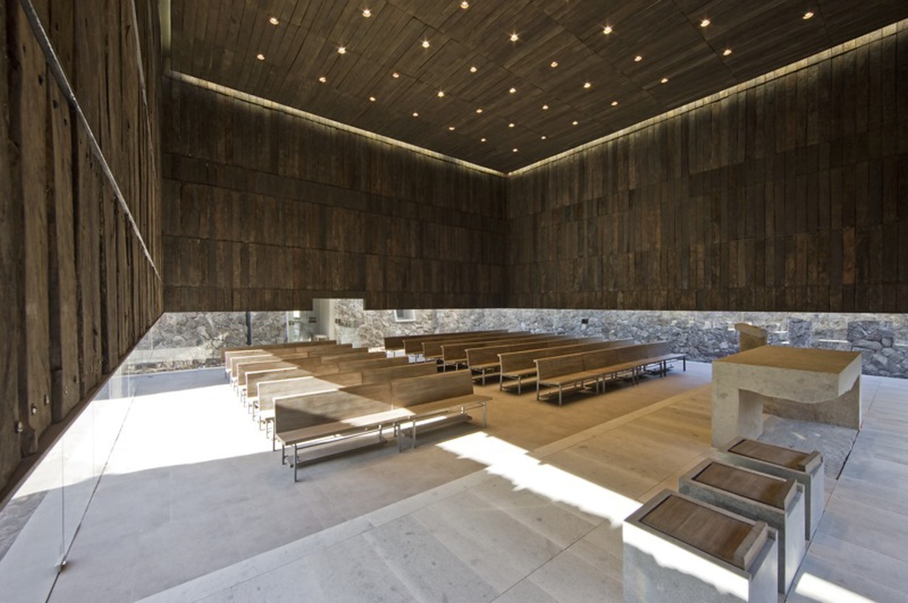 Galería de Capilla del Retiro / Undurraga Devés Arquitectos - 23