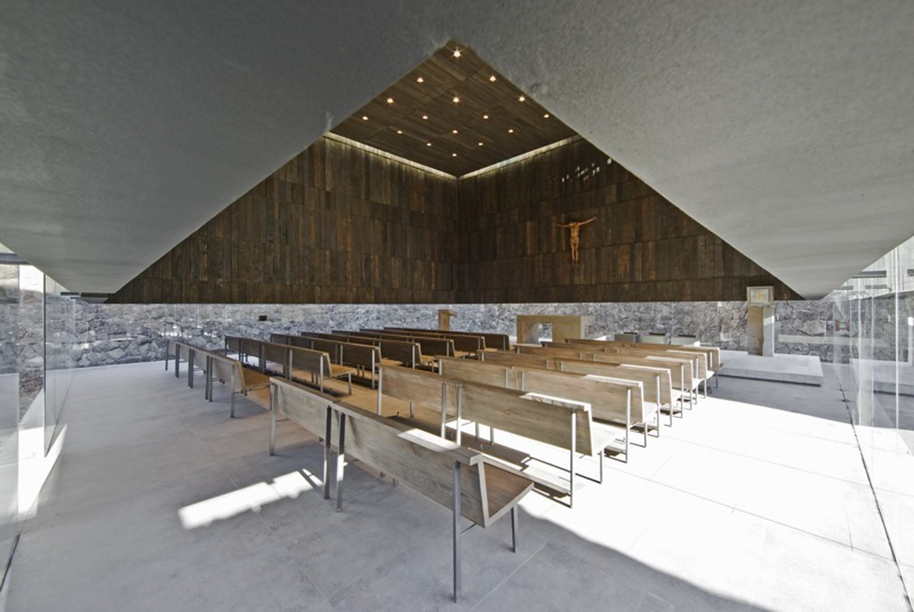 Galería de Capilla del Retiro / Undurraga Devés Arquitectos - 7