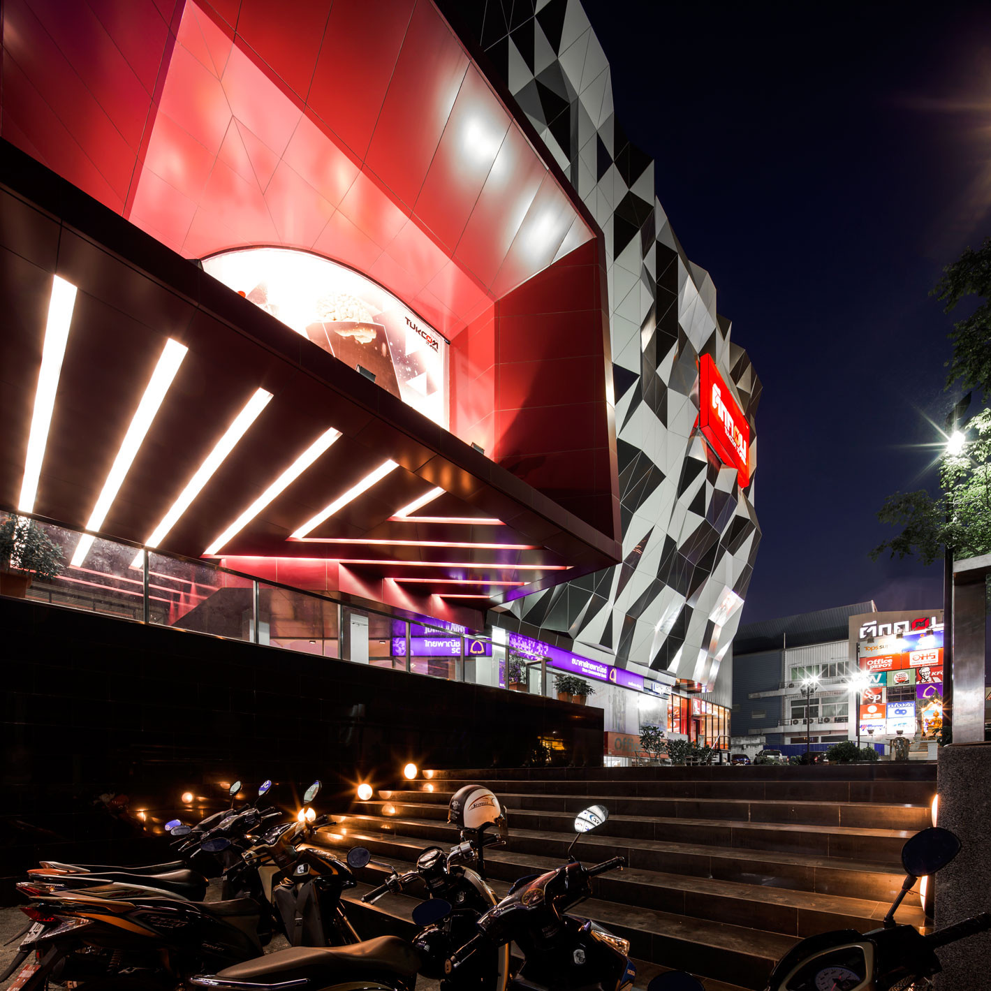 Gallery of TUKCOM I.T.mall Sriracha / Supermachine Studio - 7