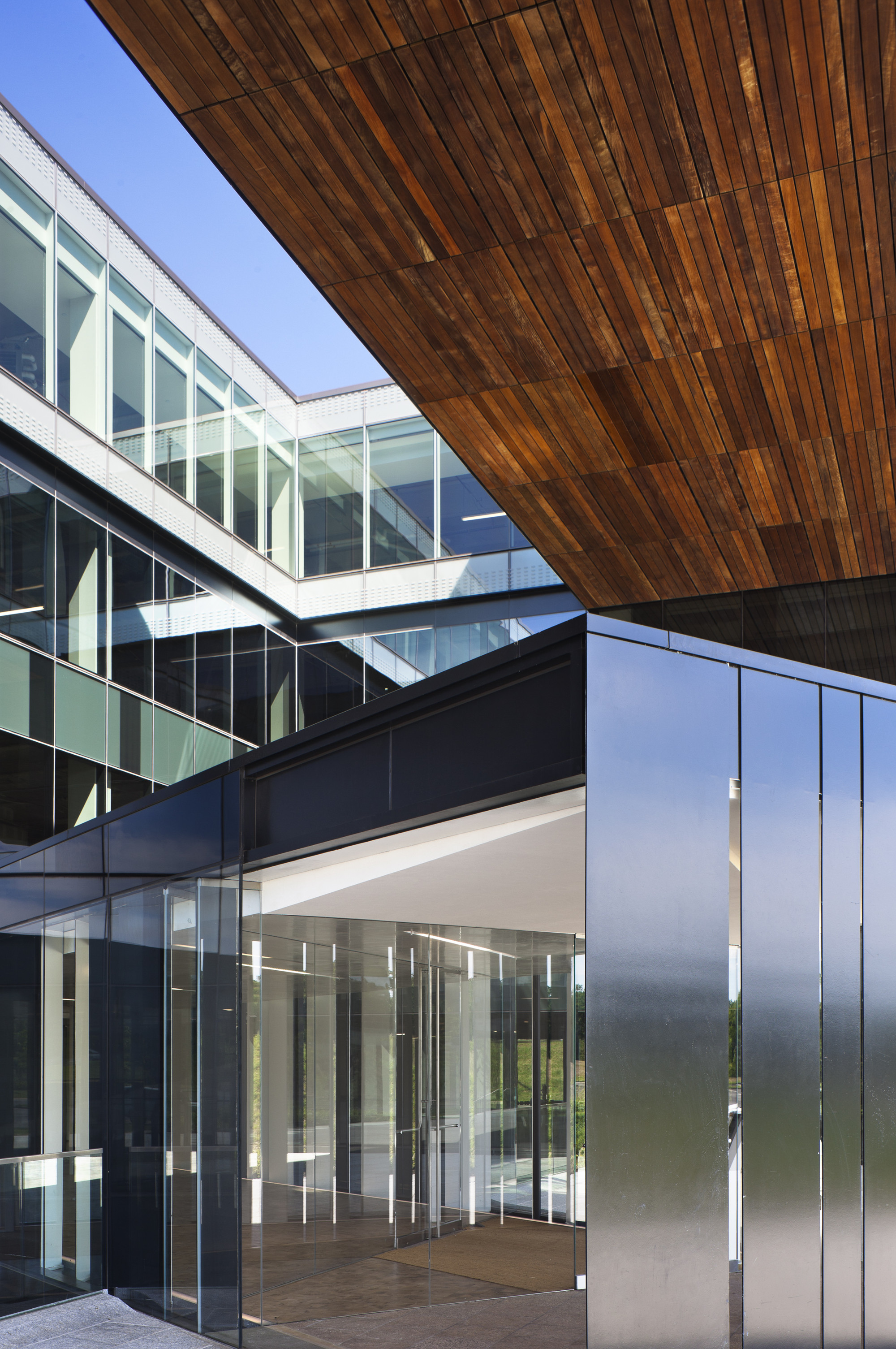 Gallery of Centra Metropark / KPF - 5