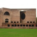 Video: Louis Kahn Talks to a Brick | ArchDaily