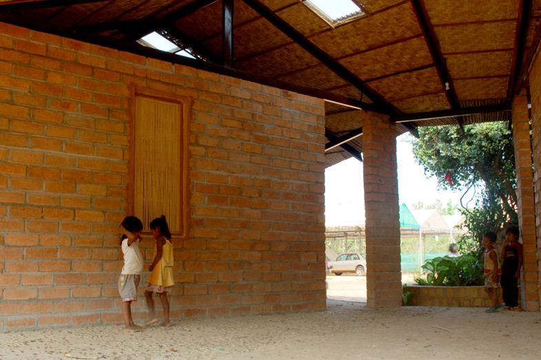Galería de Centro Comunitario / Collective Studio - 7