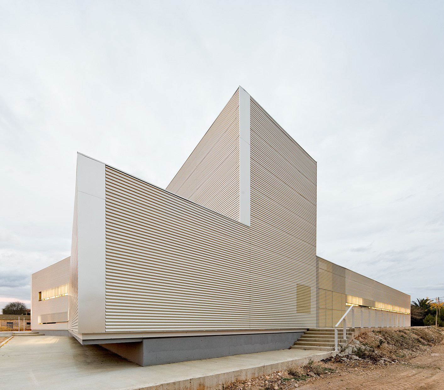 Primary Care Center / Josep Camps & Olga Felip | ArchDaily