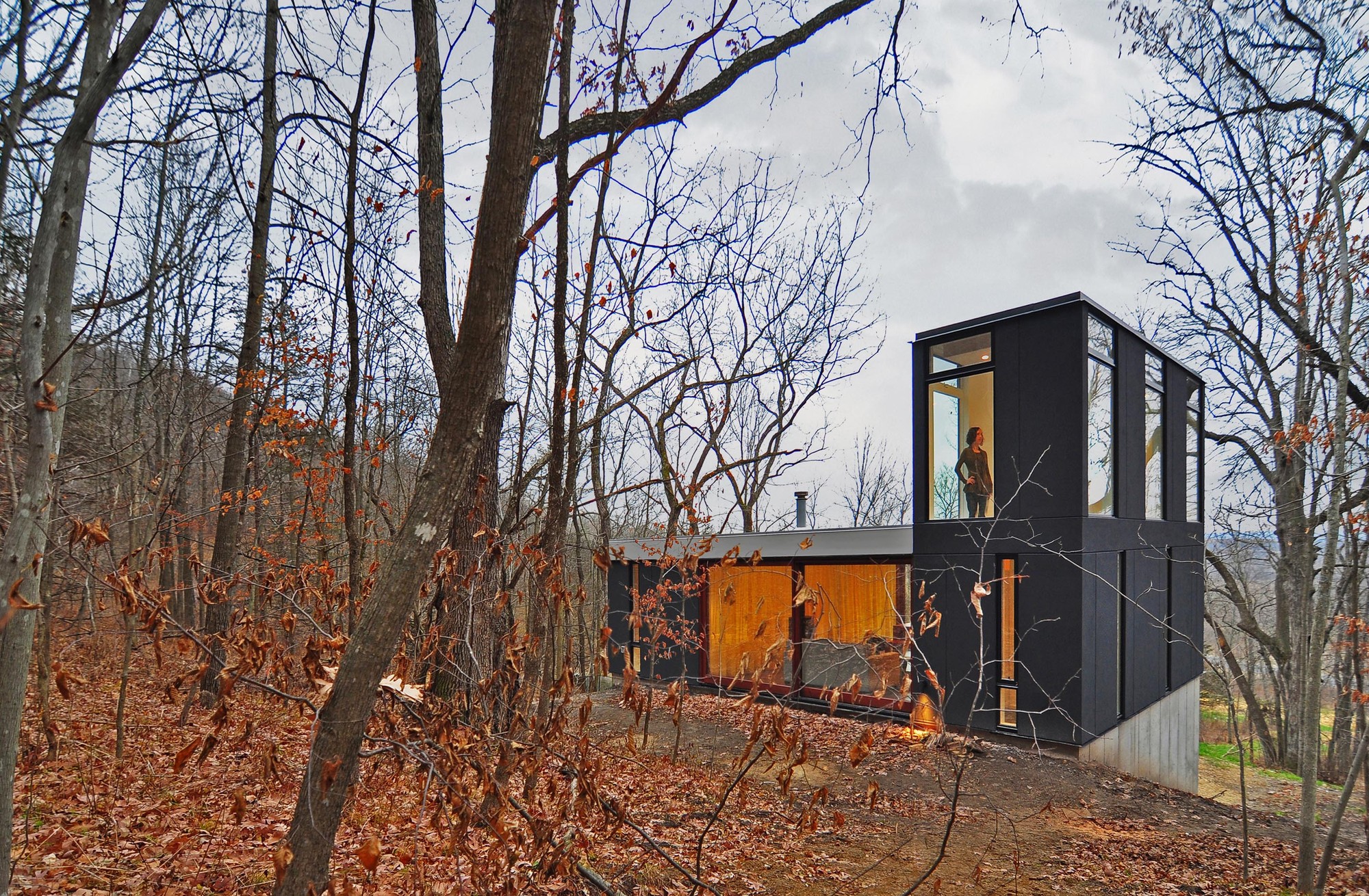 Gallery of Stacked Cabin / Johnsen Schmaling Architects - 10