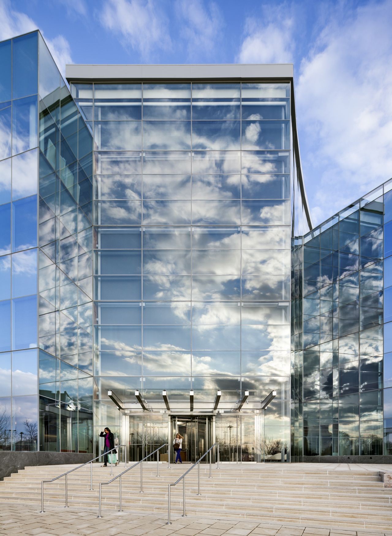 Gallery of Five Crescent Drive / Roberto A.M. Stern Architects - 4