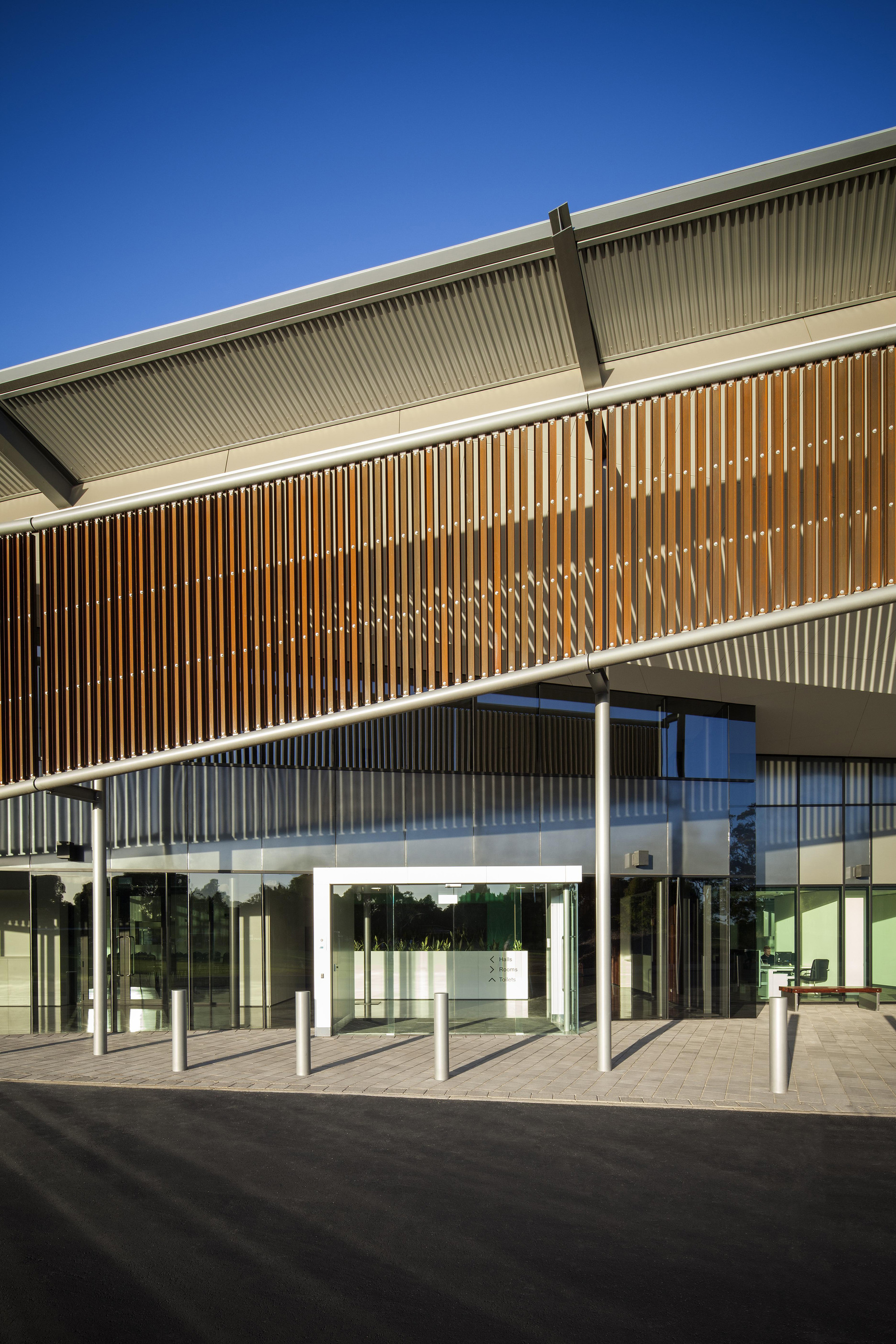 Gallery of Thebarton Community Centre / MPH Architects - 10