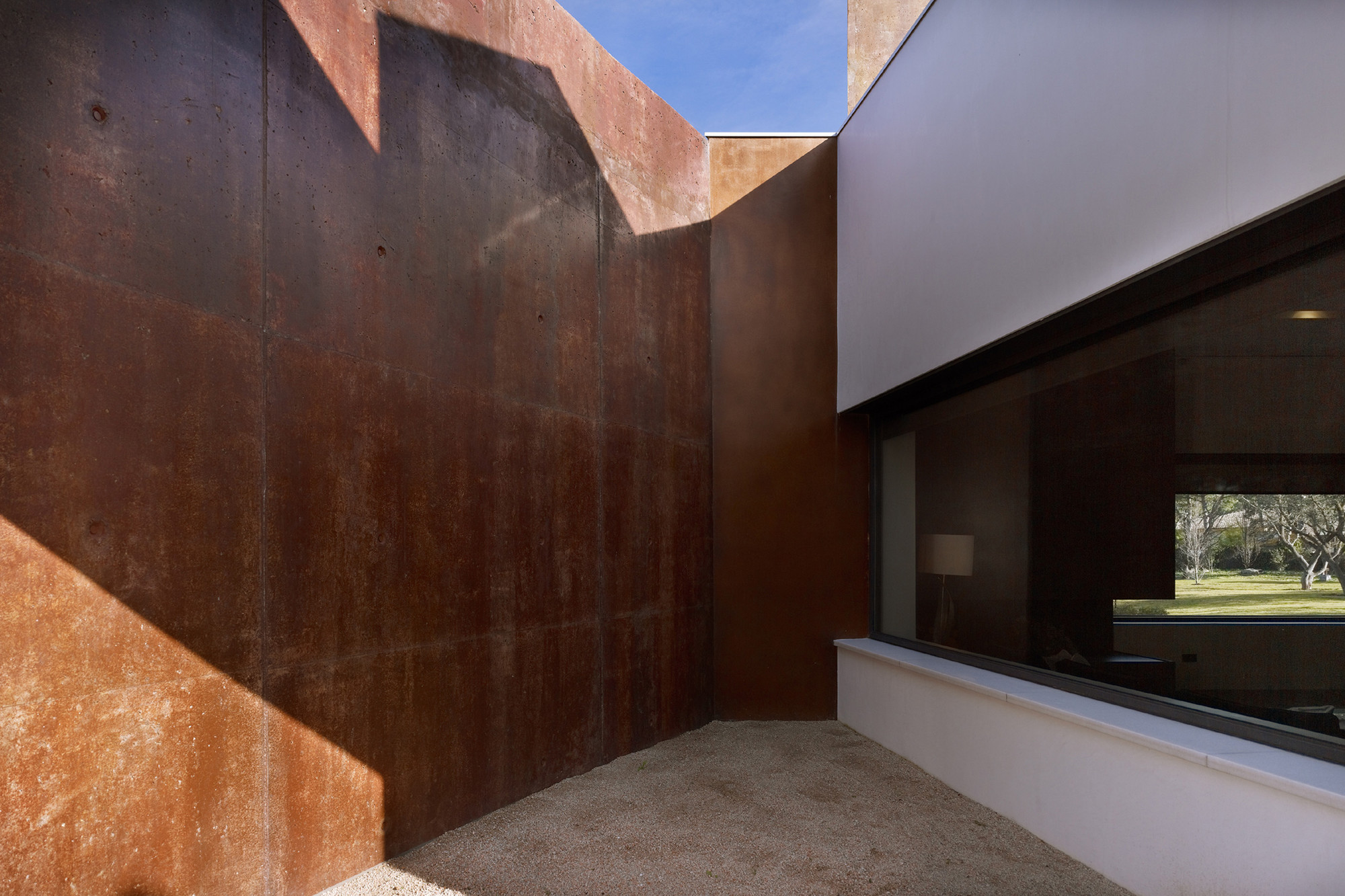 Galeria de Casa em La Moraleja / Dahl Architects + GHG Architecs - 12