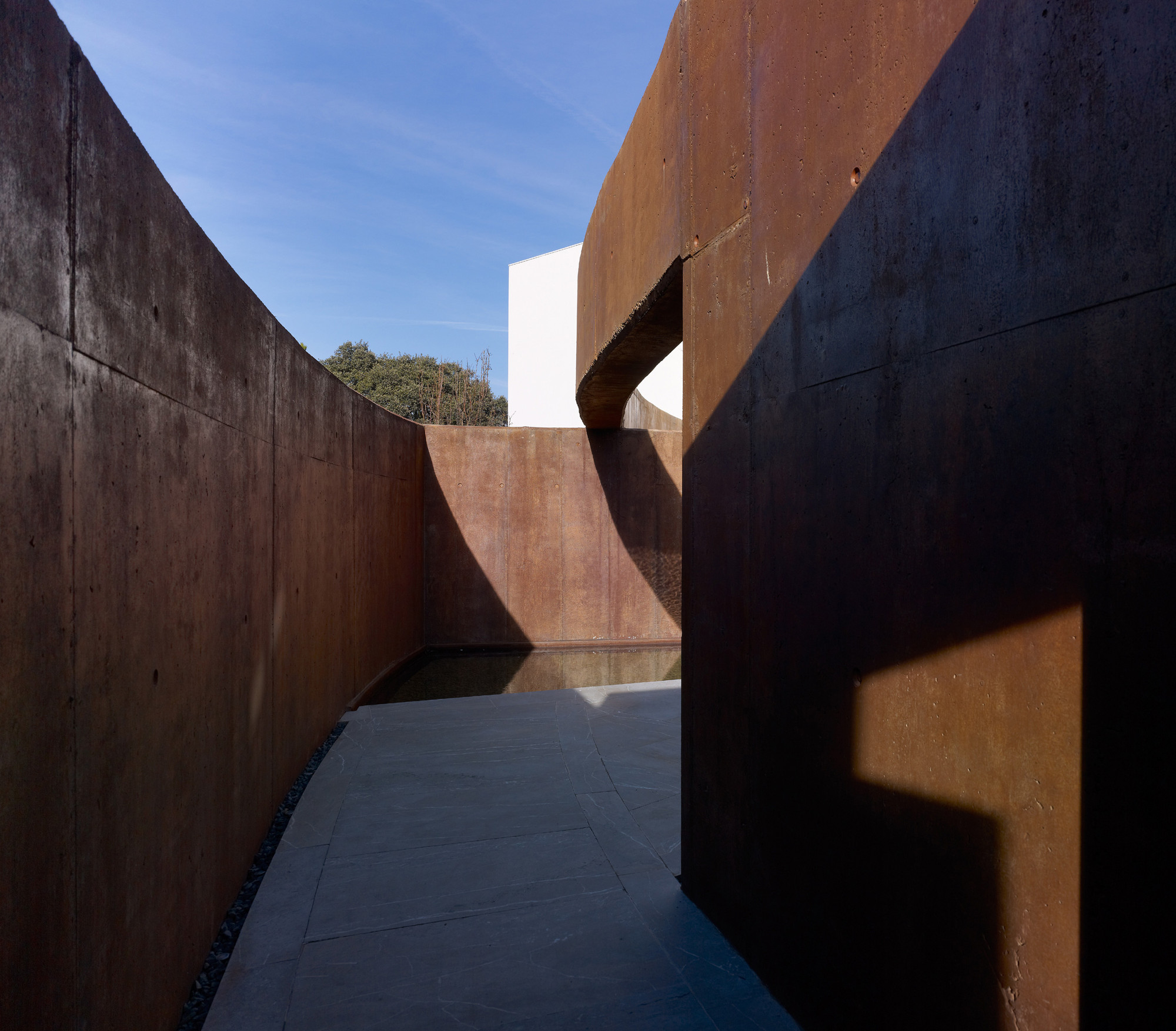 Galeria de Casa em La Moraleja / Dahl Architects + GHG Architecs - 21