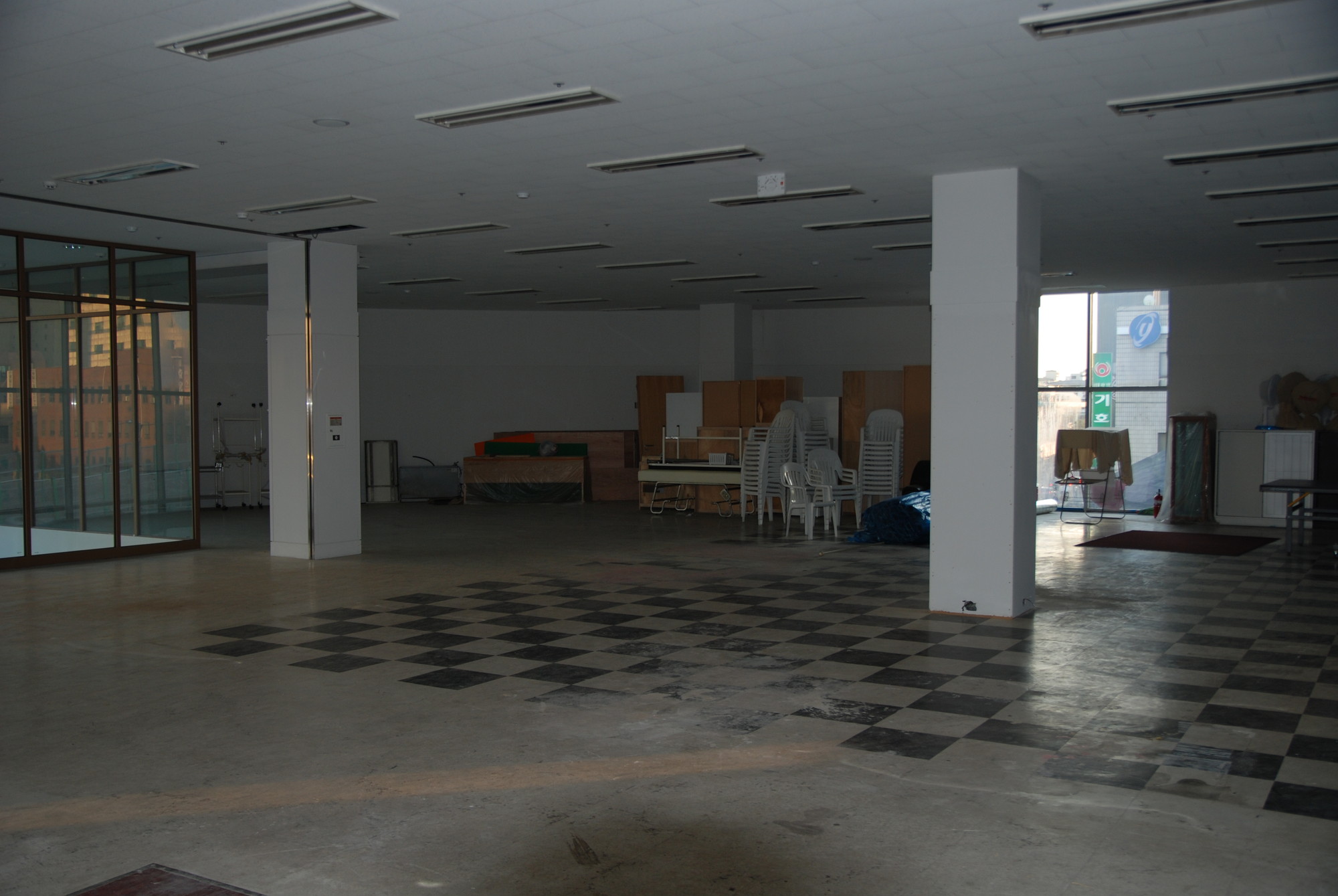 Gallery of Shesmedi Hospital / D.LIM architects - 17