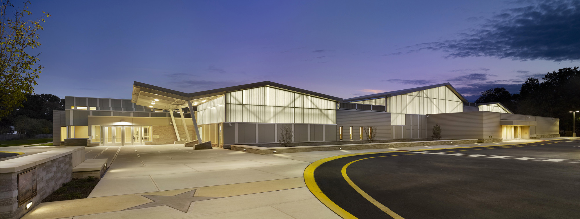 Gallery of Memorial Elementary School / DIGroupArchitecture - 6