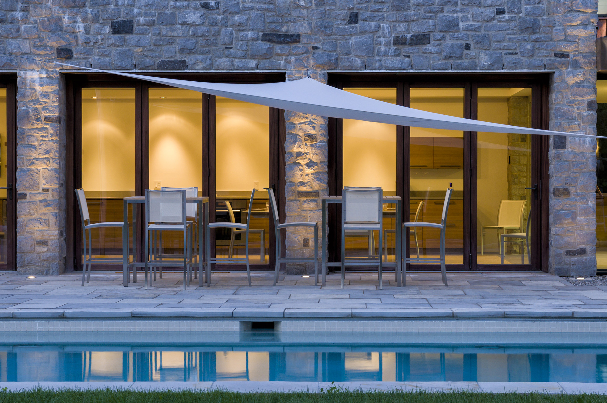 Gallery of 299 Soper Place / Barry J. Hobin + Associates Architects Inc - 8