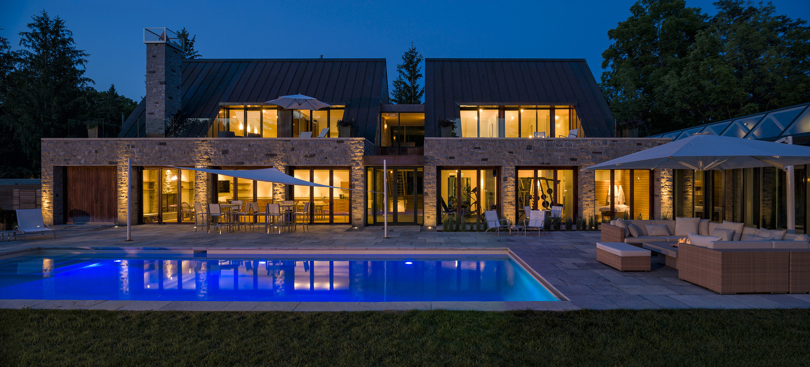 Gallery of 299 Soper Place / Barry J. Hobin + Associates Architects Inc ...