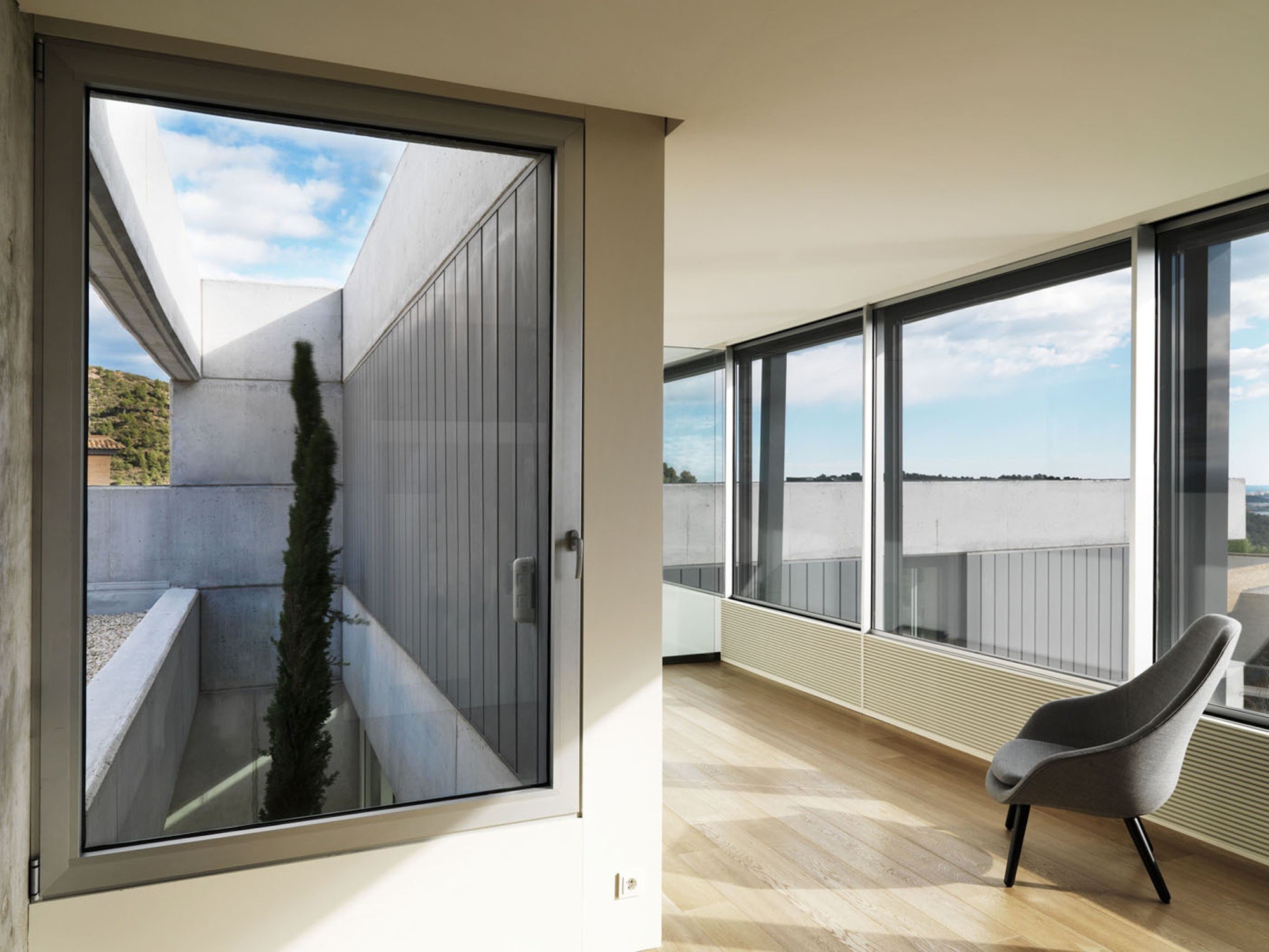 Galeria de The Me Too House / LADAA - 27