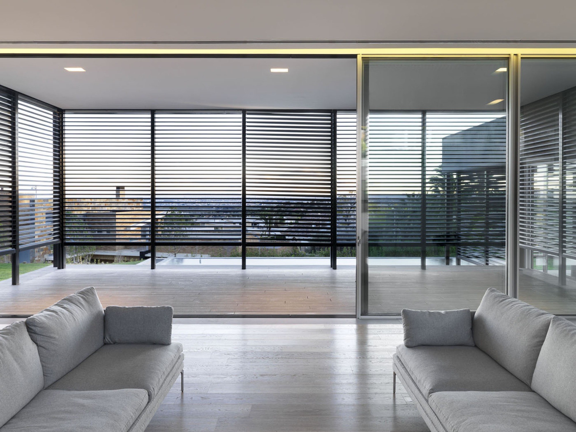 Galeria de The Me Too House / LADAA - 35