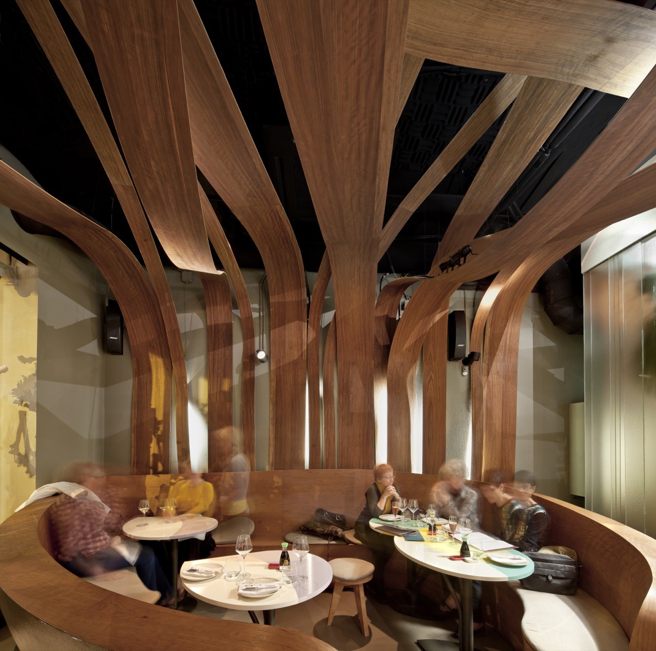 Gallery of Ikibana Paral Restaurant / El Equipo Creativo - 14