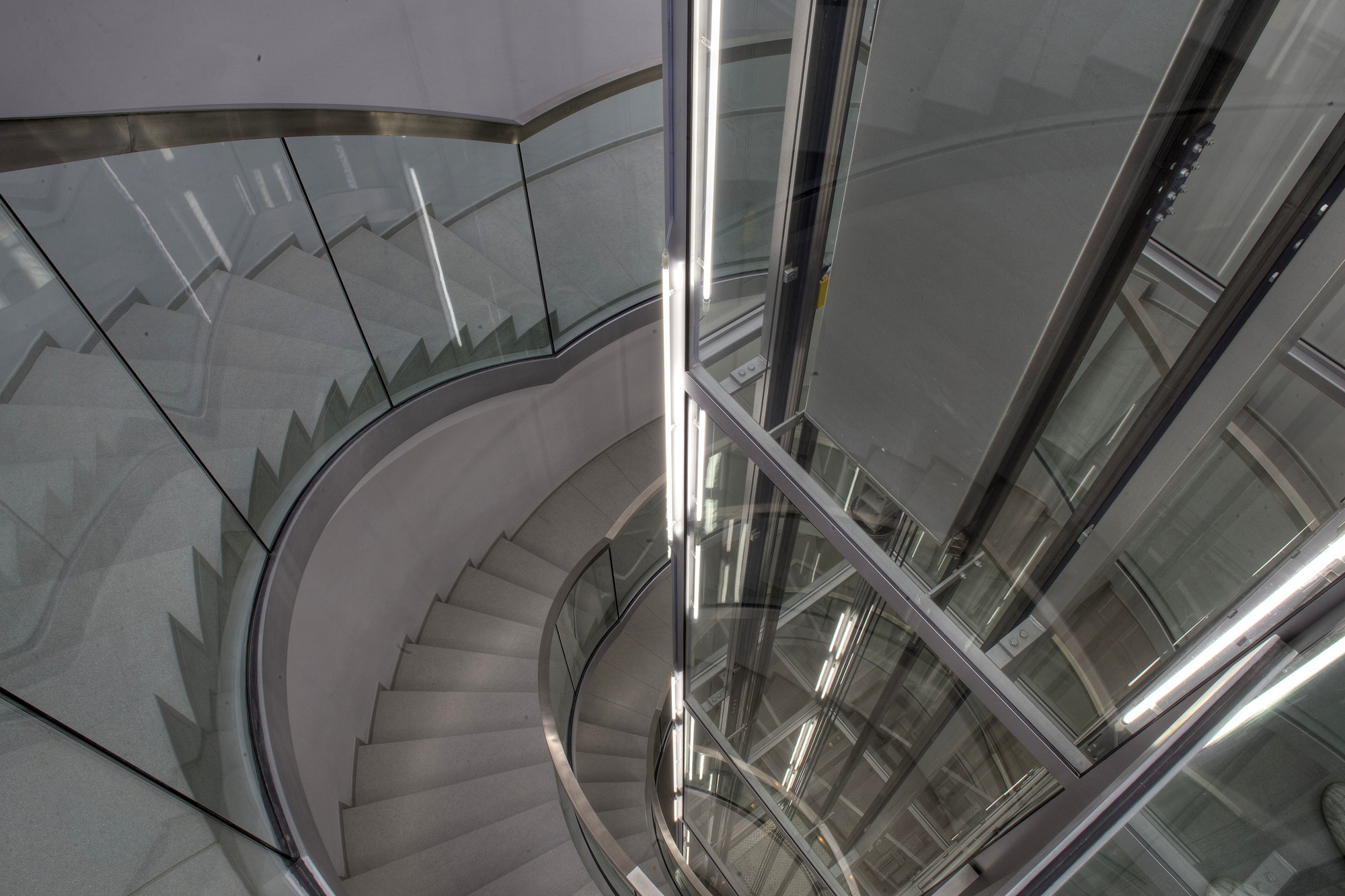 Galeria de Edifício de Escritórios / Allmann Sattler Wappner ...