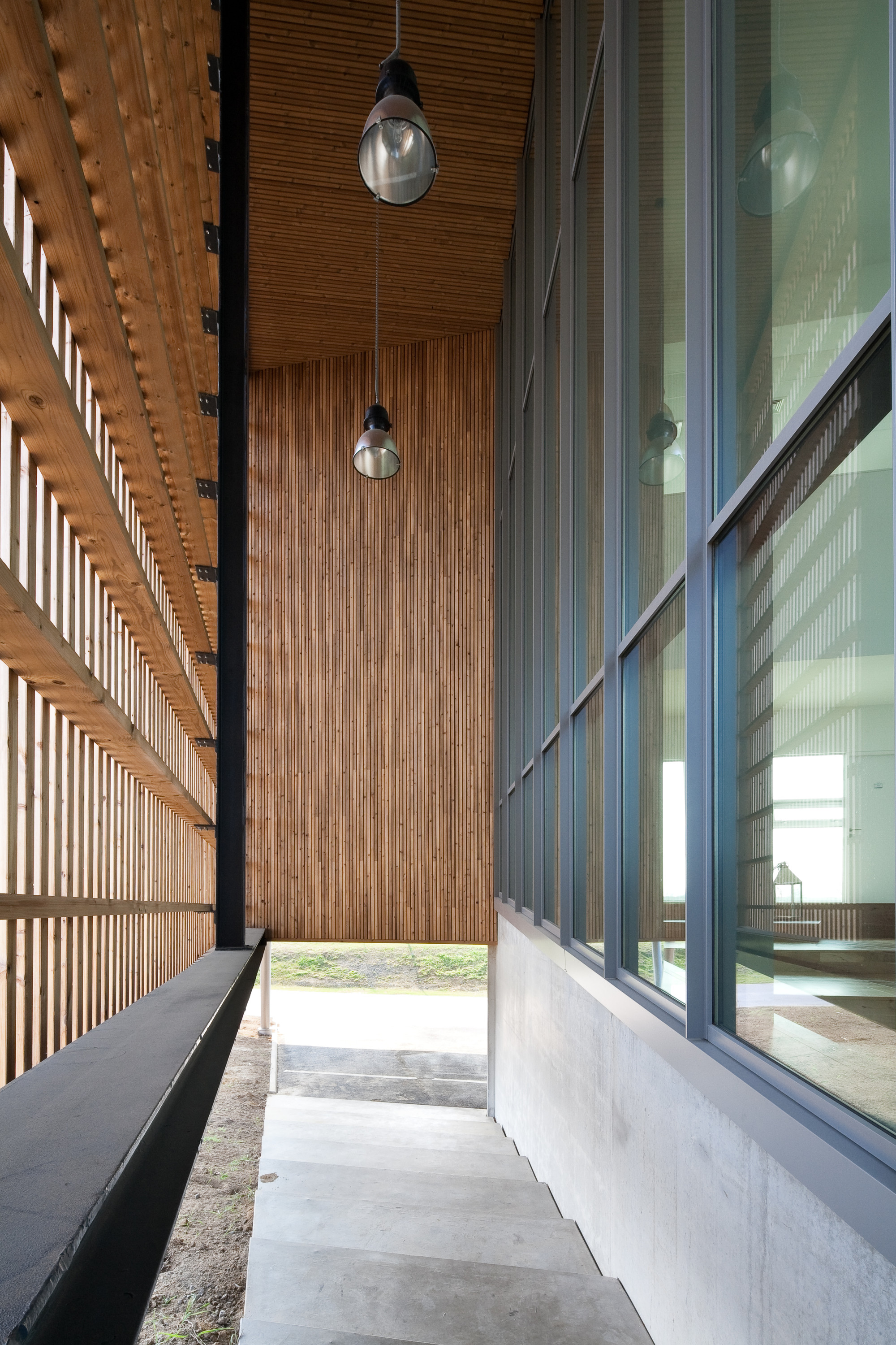 Gallery of "Fancy" Retail Headquarters / Urban Platform - 6