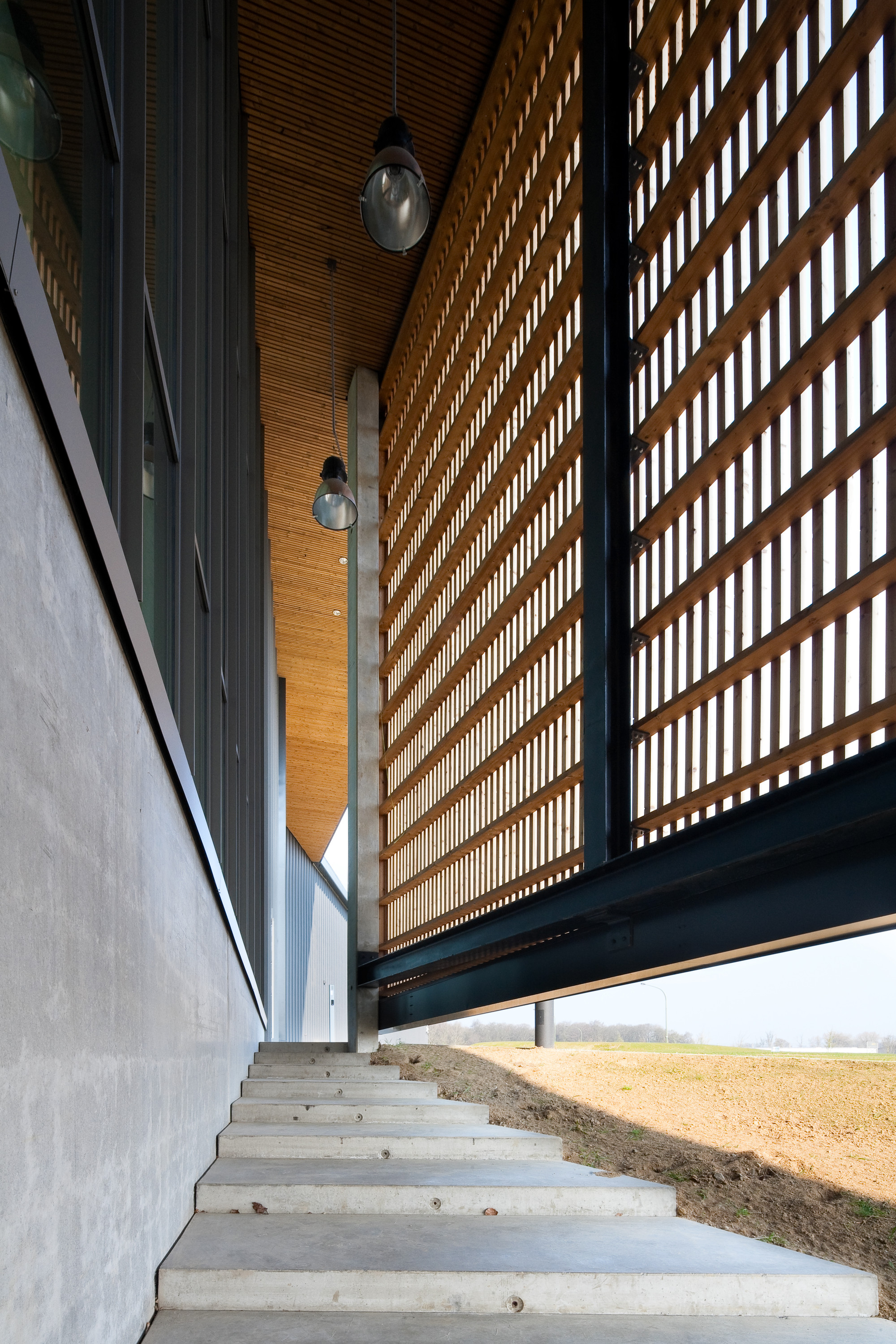 Gallery of "Fancy" Retail Headquarters / Urban Platform - 8