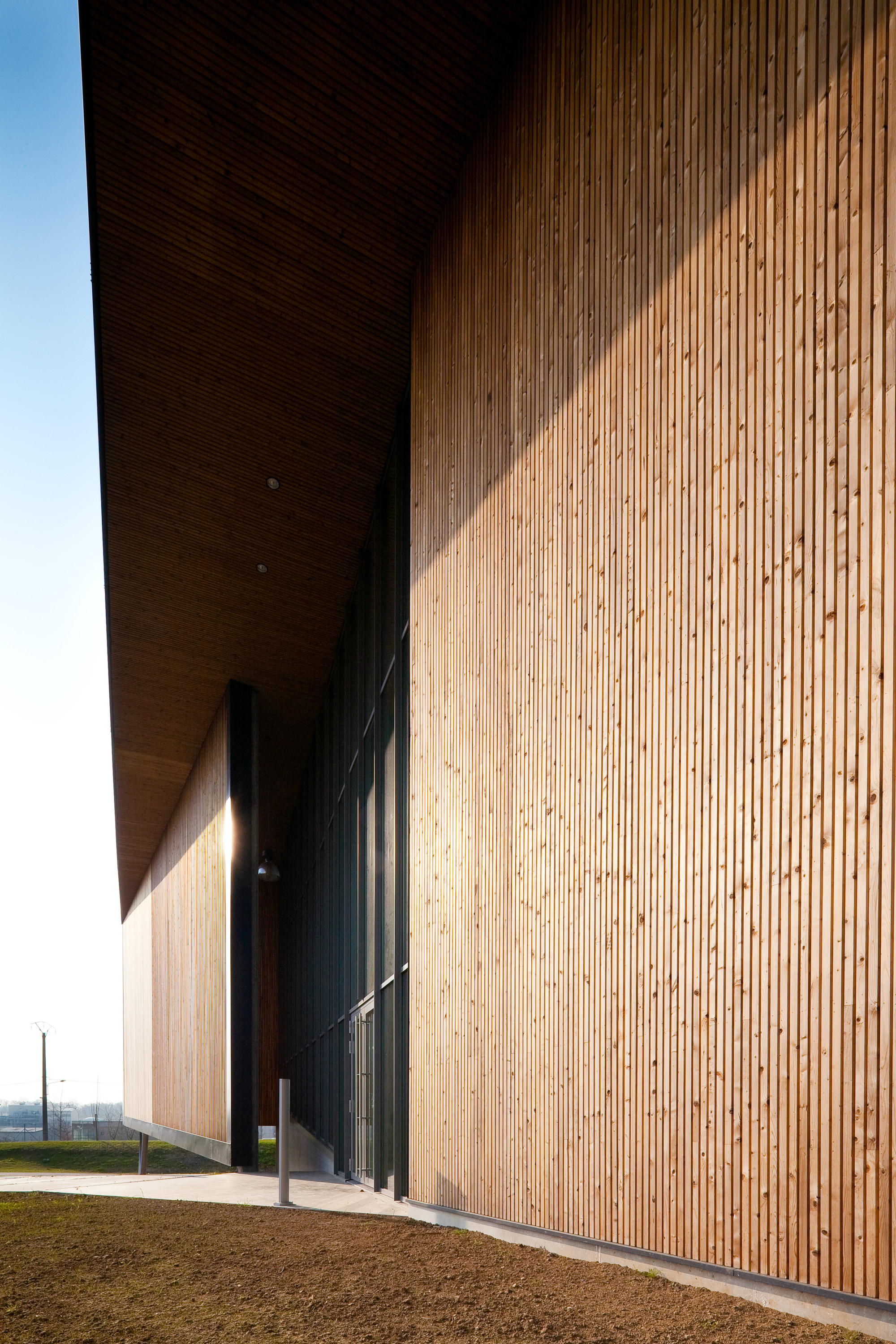 Gallery of "Fancy" Retail Headquarters / Urban Platform - 13