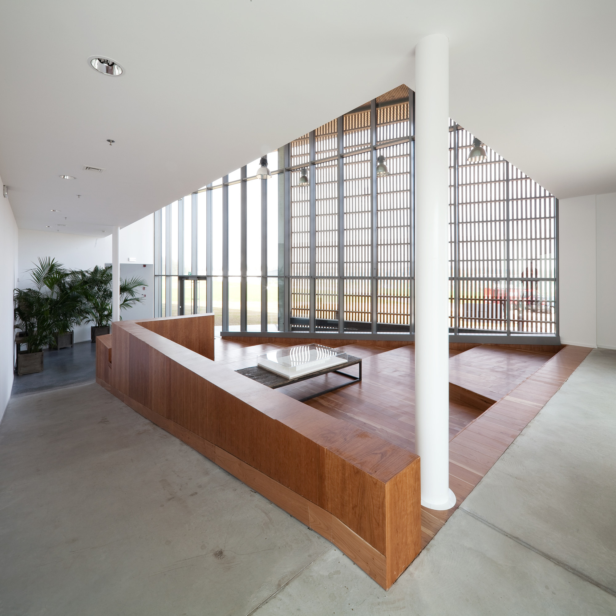 Gallery of "Fancy" Retail Headquarters / Urban Platform - 19