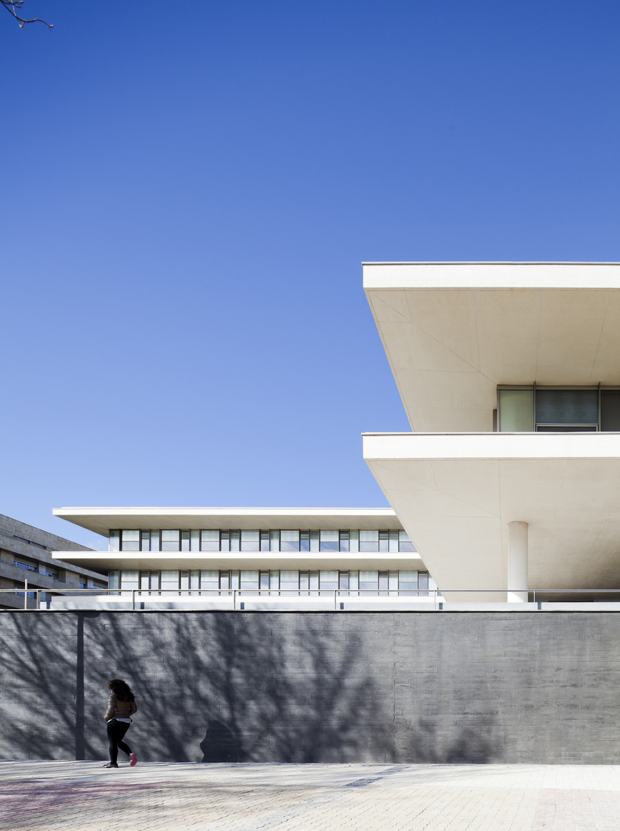 Gallery of Multipurpose Administration Building for the Council of ...