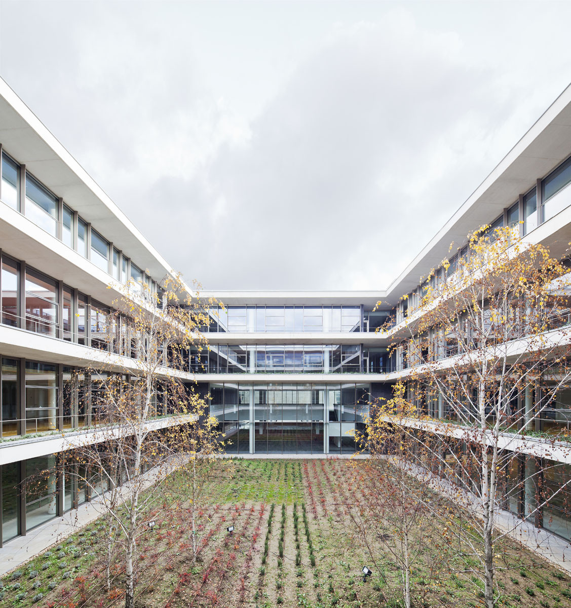 Gallery of Multipurpose Administration Building for the Council of ...
